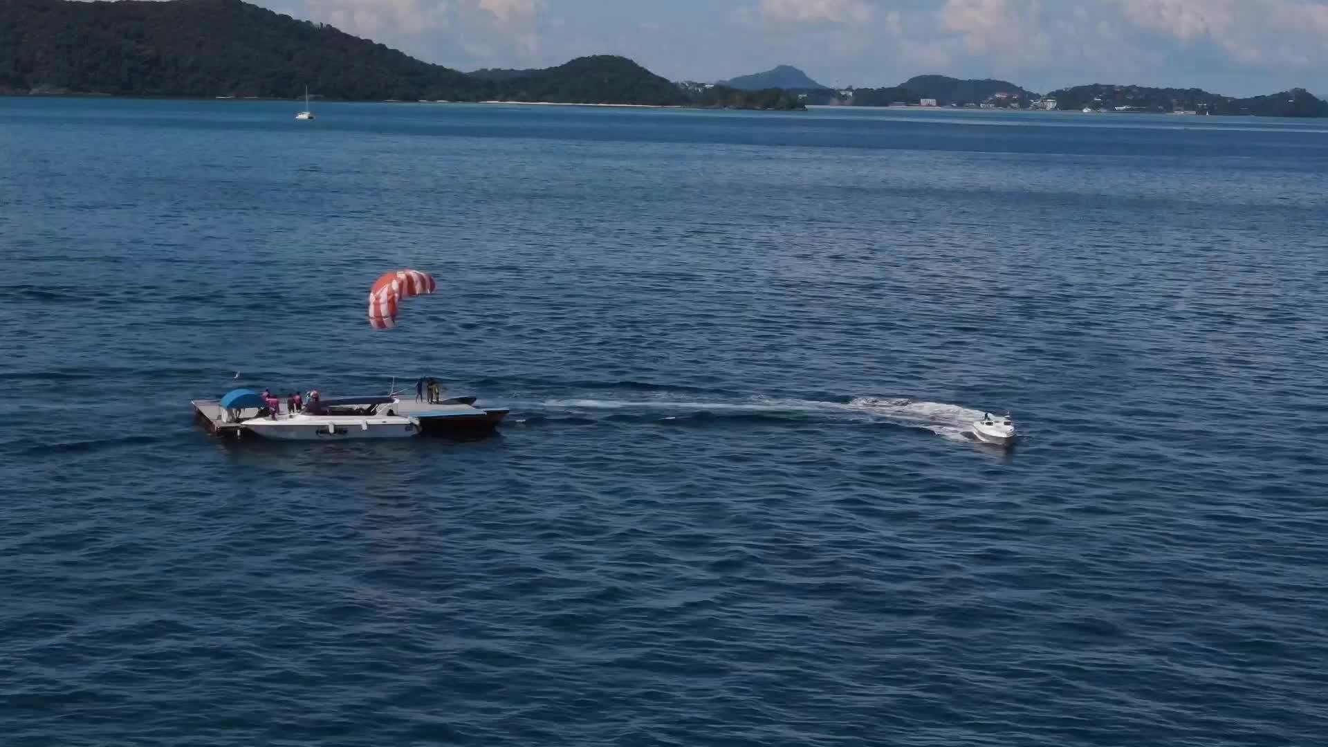 Une Aventure Exaltante En Parachute Ascensionnel En Mer · Vidéo gratuite