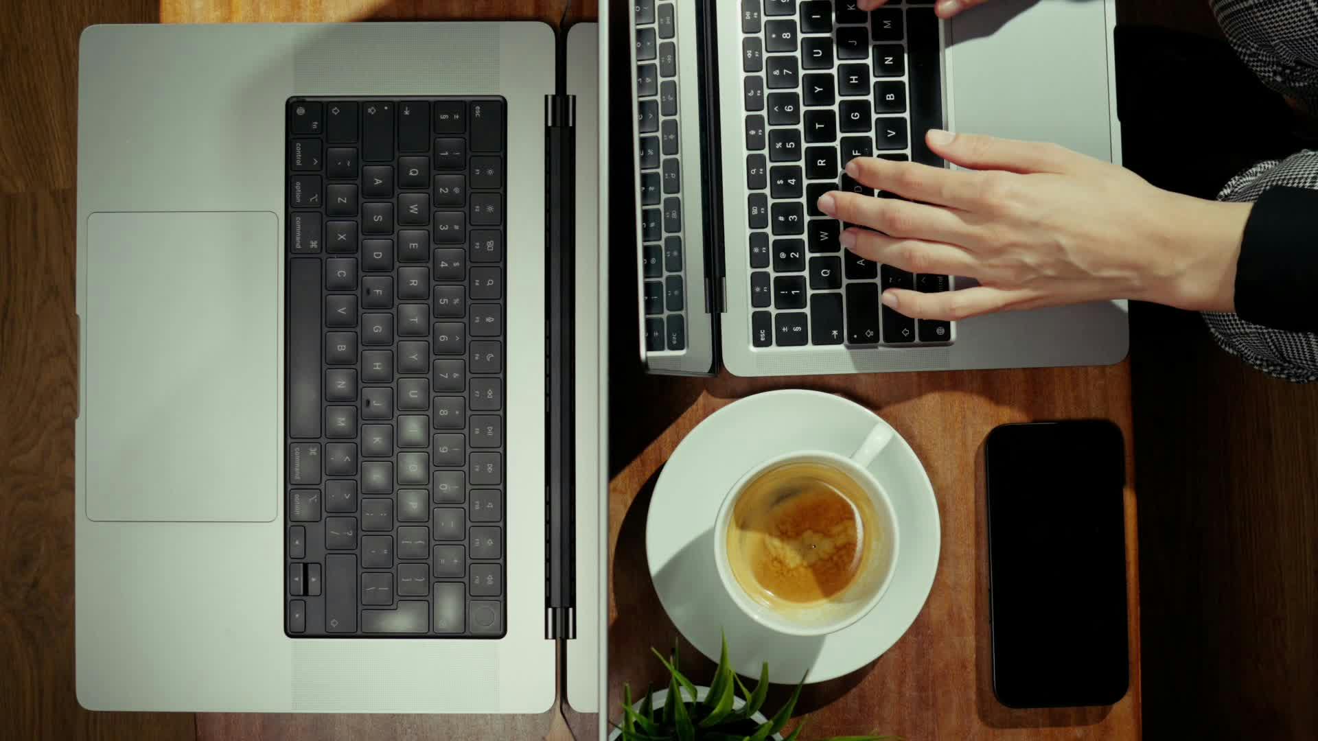 Computer Spealers Videos, Download The BEST Free 4k Stock Video Footage ...