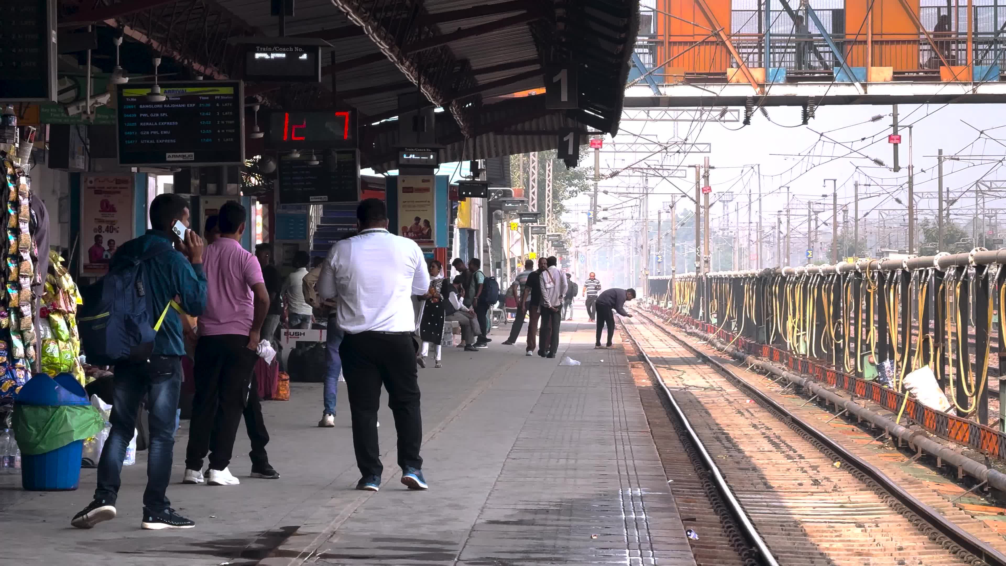 Indian Railway Platform Videos, Download The BEST Free 4k Stock Video ...