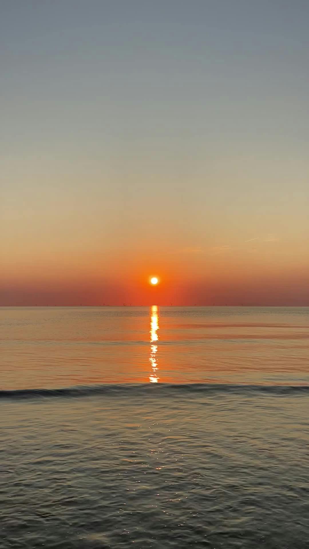 Vibrant Sunset Over Ocean Waves at the Beach Free Stock Video Footage, Royalty-Free 4K & HD ...