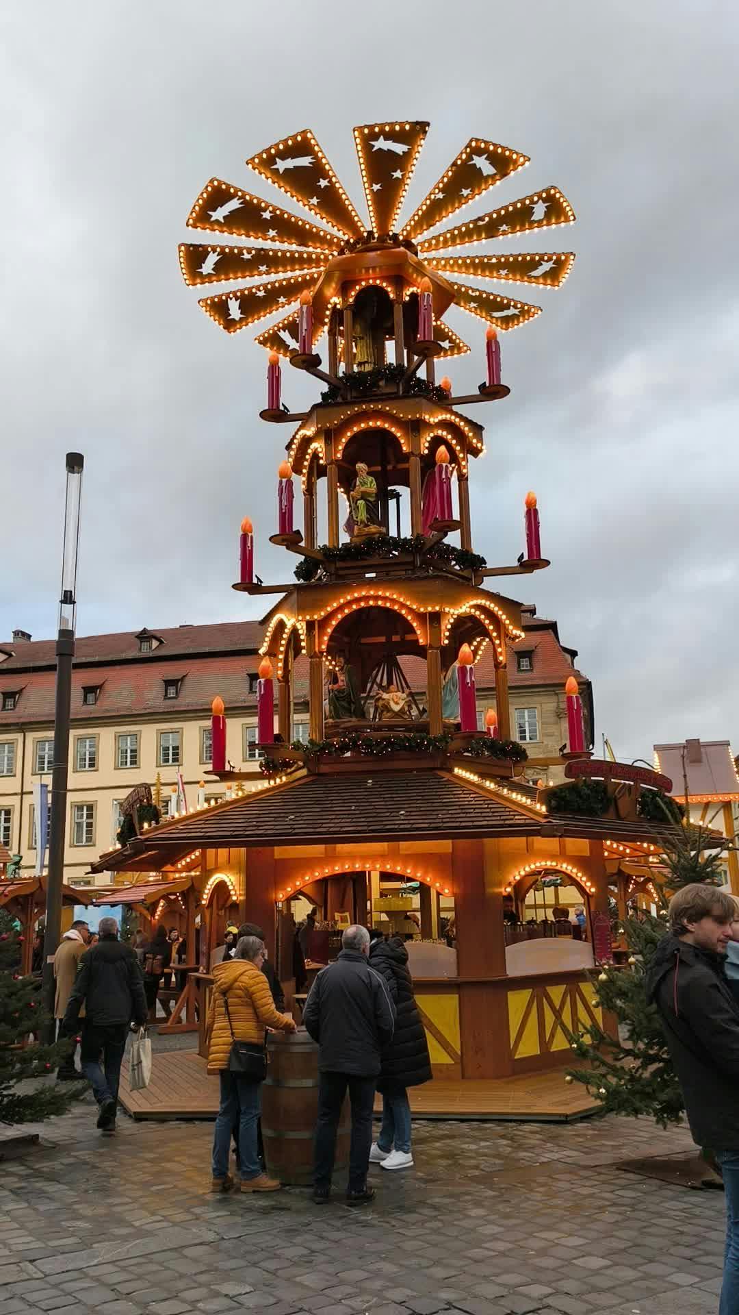 Mercado Navideño Mágico En Ciudad Europea · Vídeo de stock gratuito