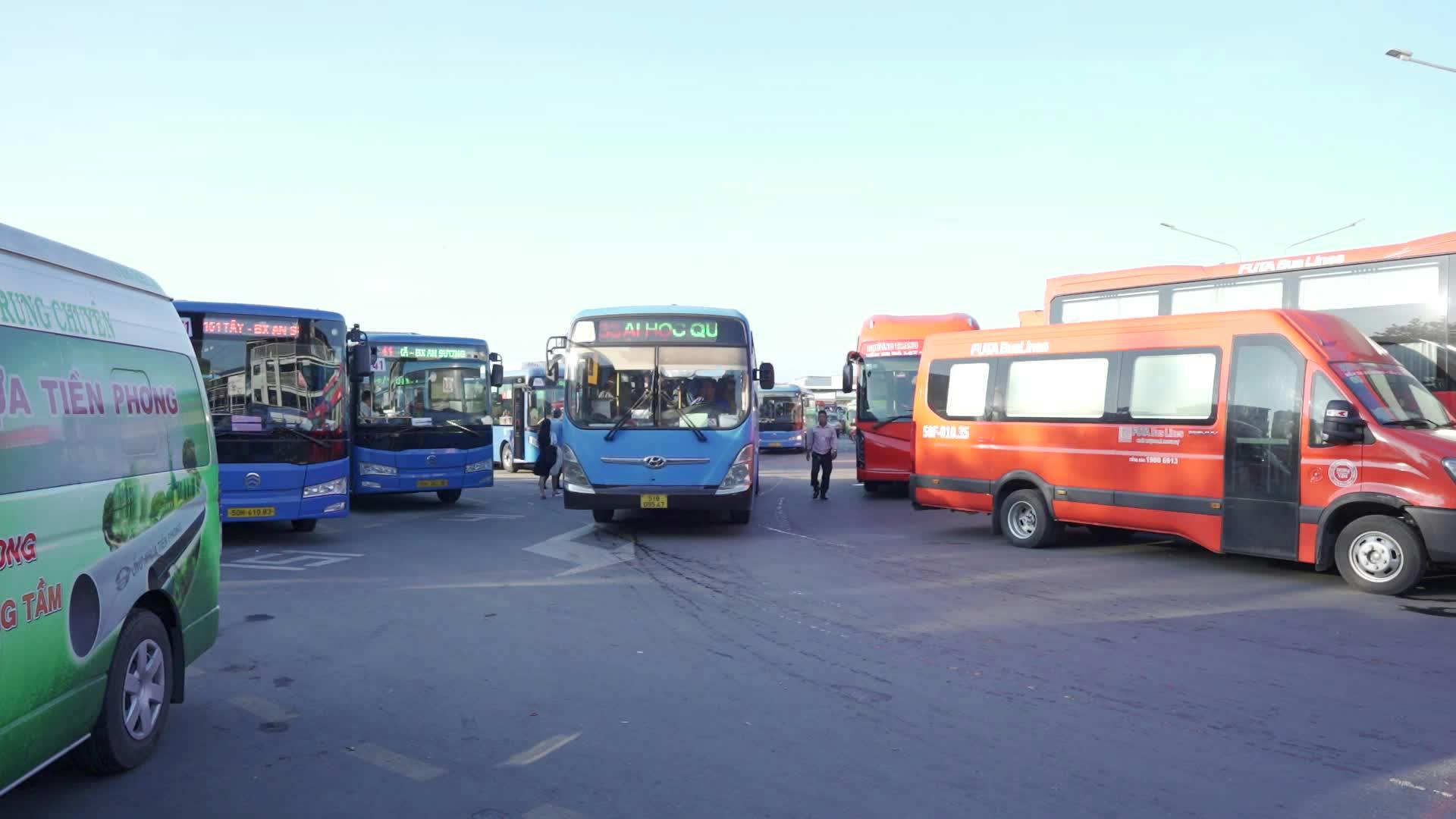 Busy Bus Terminal with Multiple Vehicles Free Stock Video Footage ...