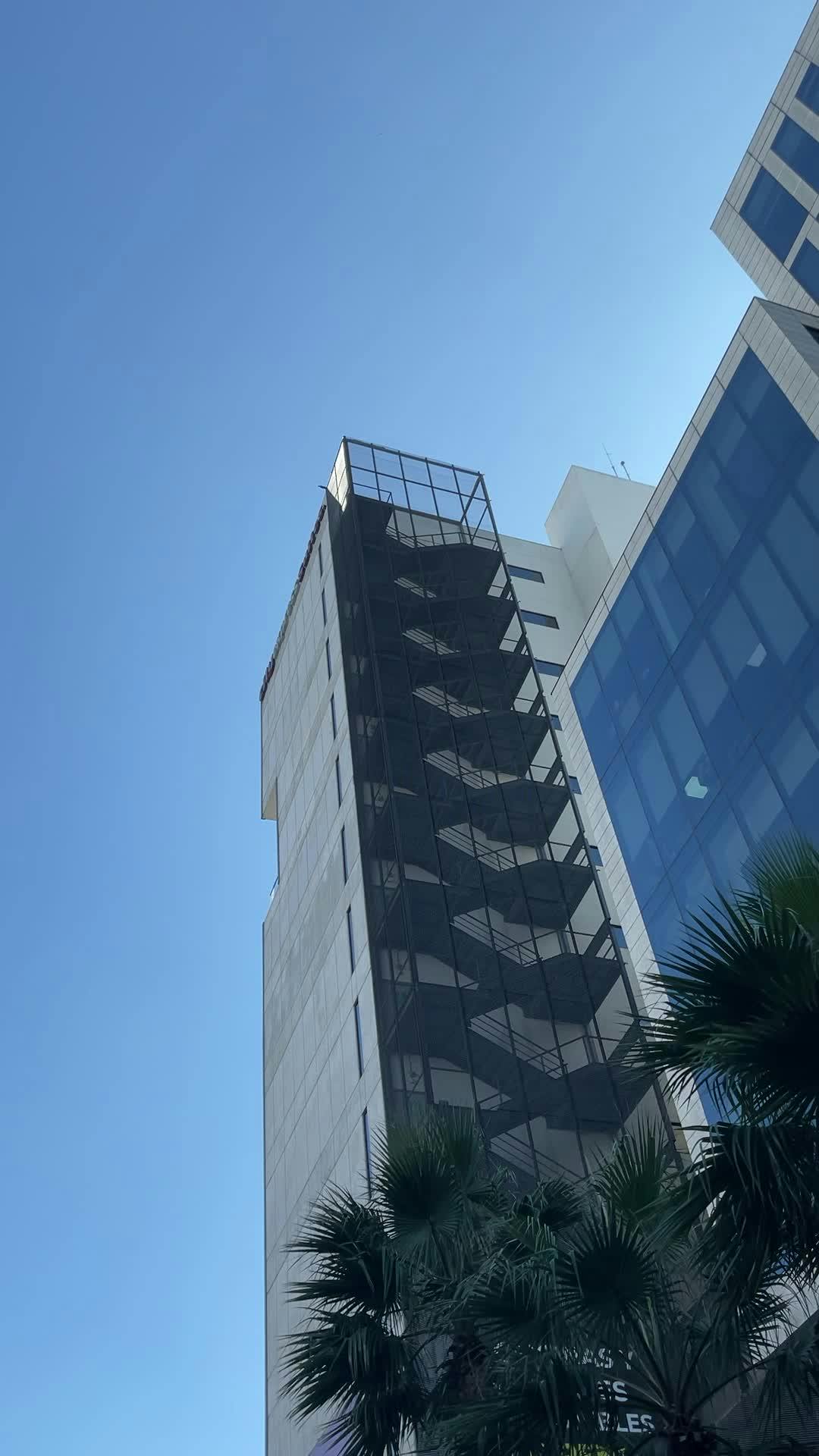 Escaleras En Edificio, Arquitectura Tijuana · Vídeo de stock gratuito