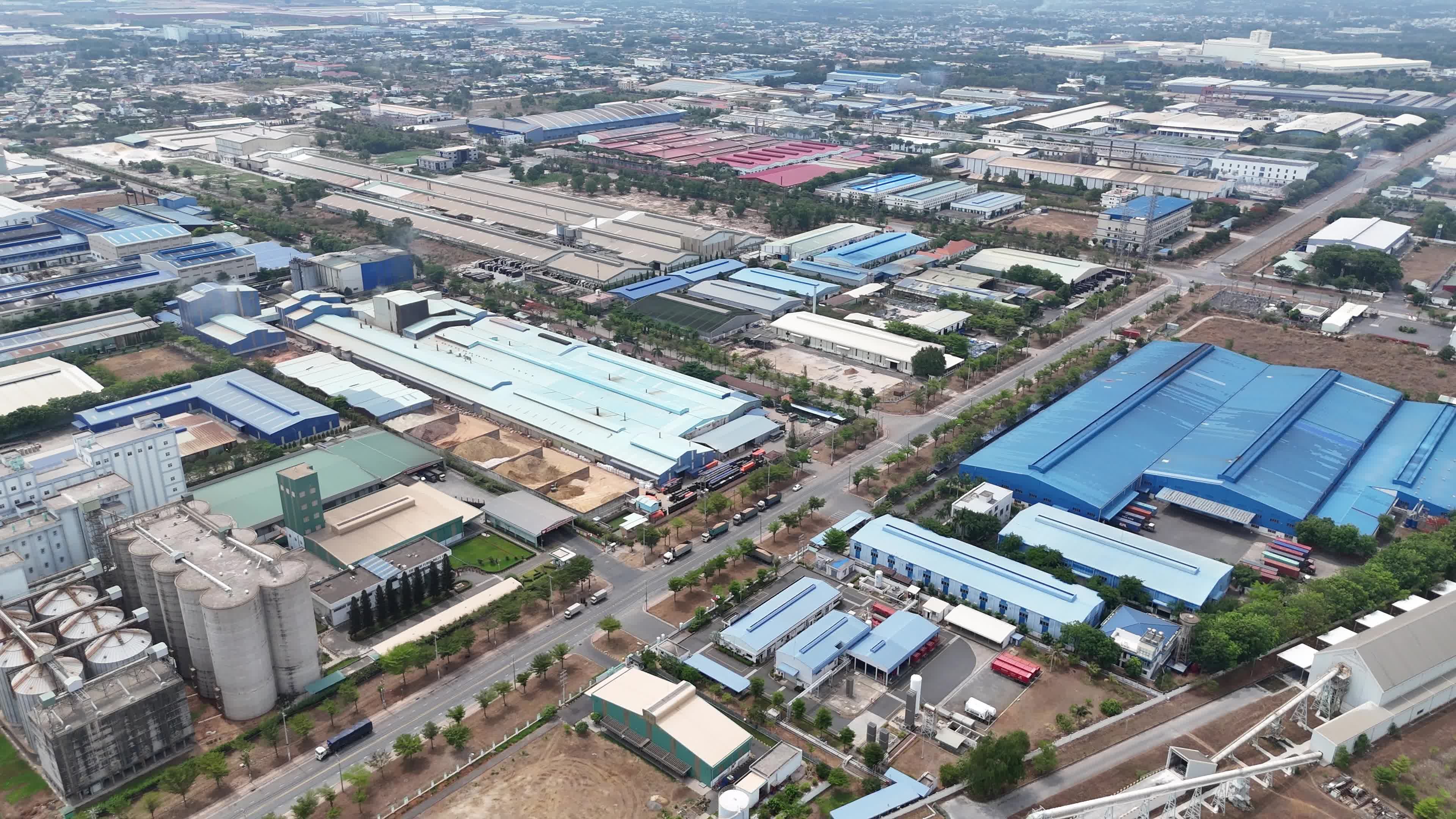 Aerial View of Expansive Industrial Complex Free Stock Video Footage ...