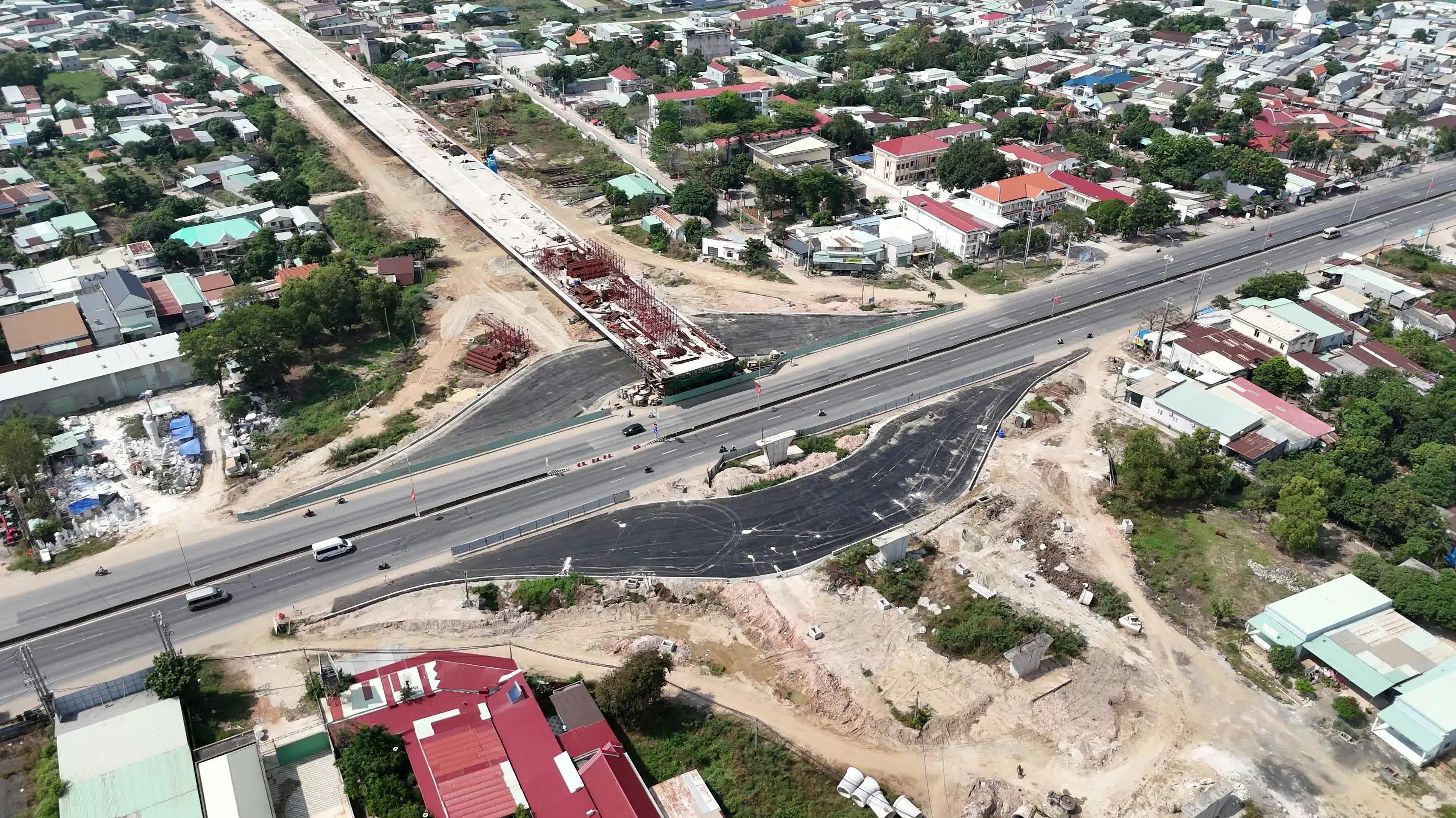 Vista Aérea De La Construcción De La Autopista En Progreso · Vídeo de ...