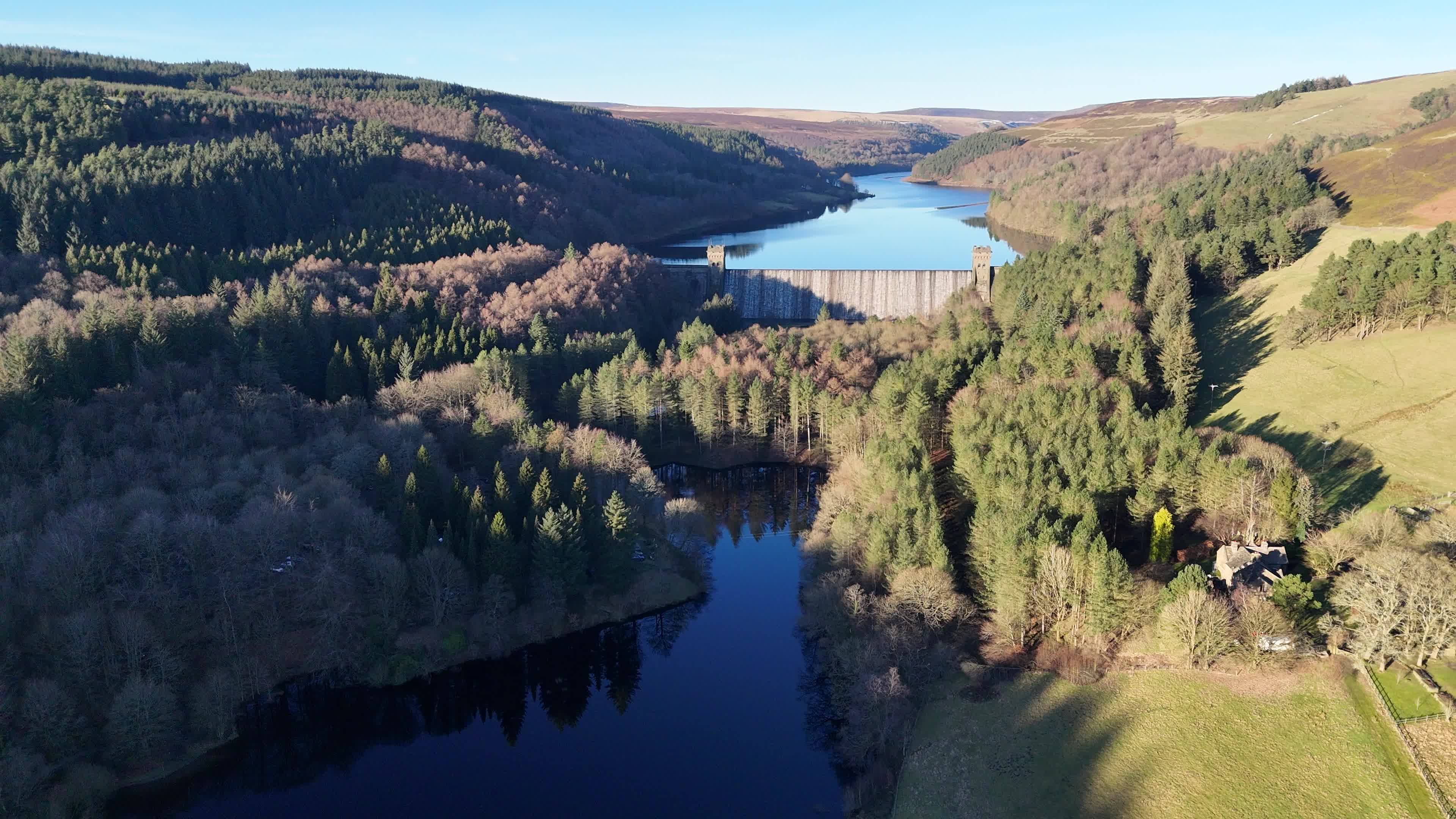 Aerial View of Derwent Dam and Reservoir Free Stock Video Footage ...