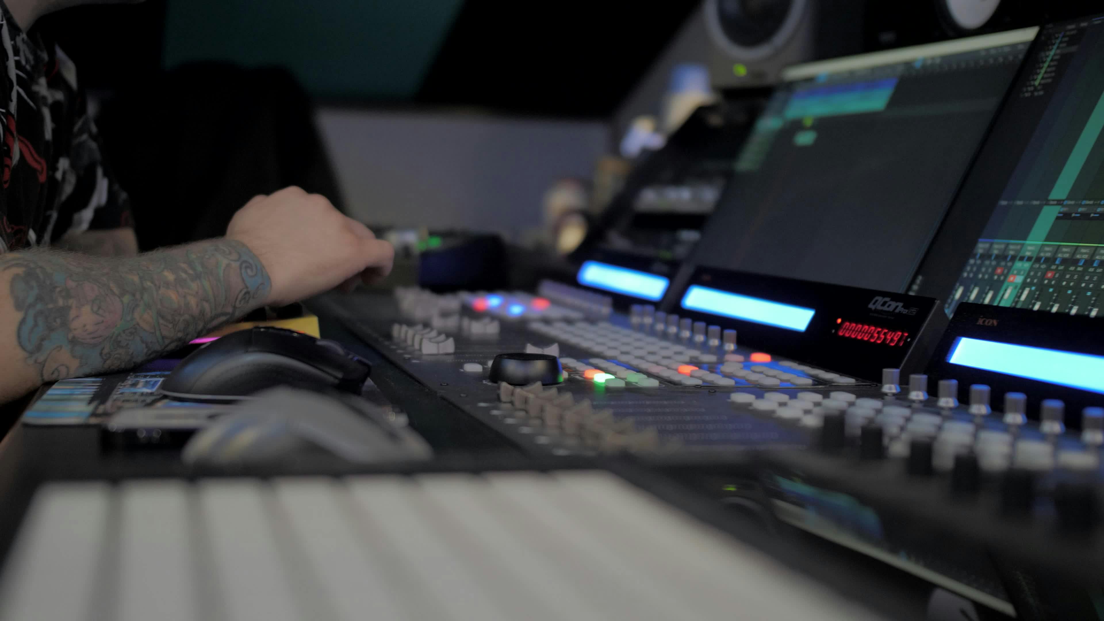 Vídeos de stock gratuitos sobre audio, audio profesional, caja de ...