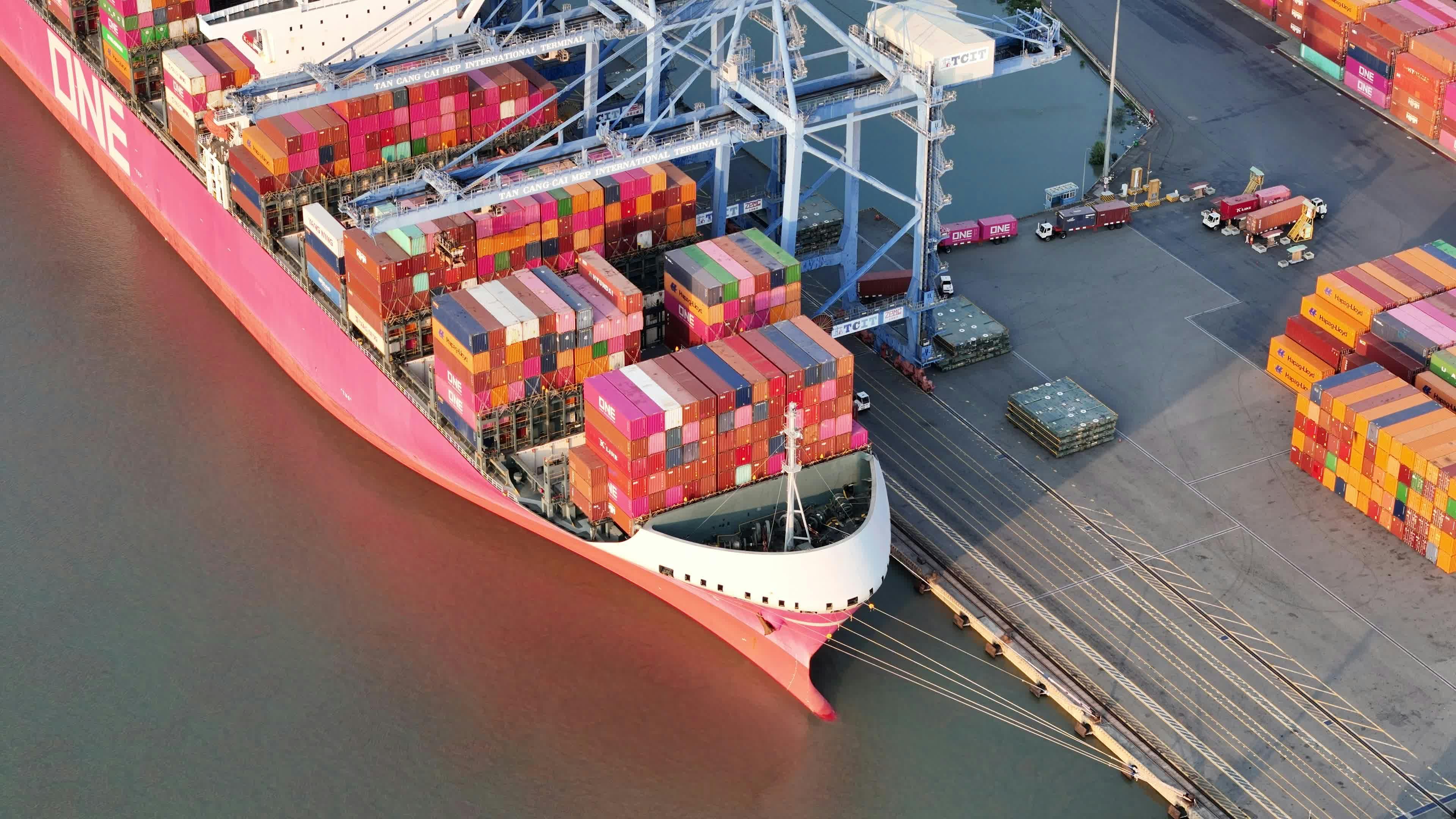 Mould Unloading Videos, Download The BEST Free 4k Stock Video Footage ...