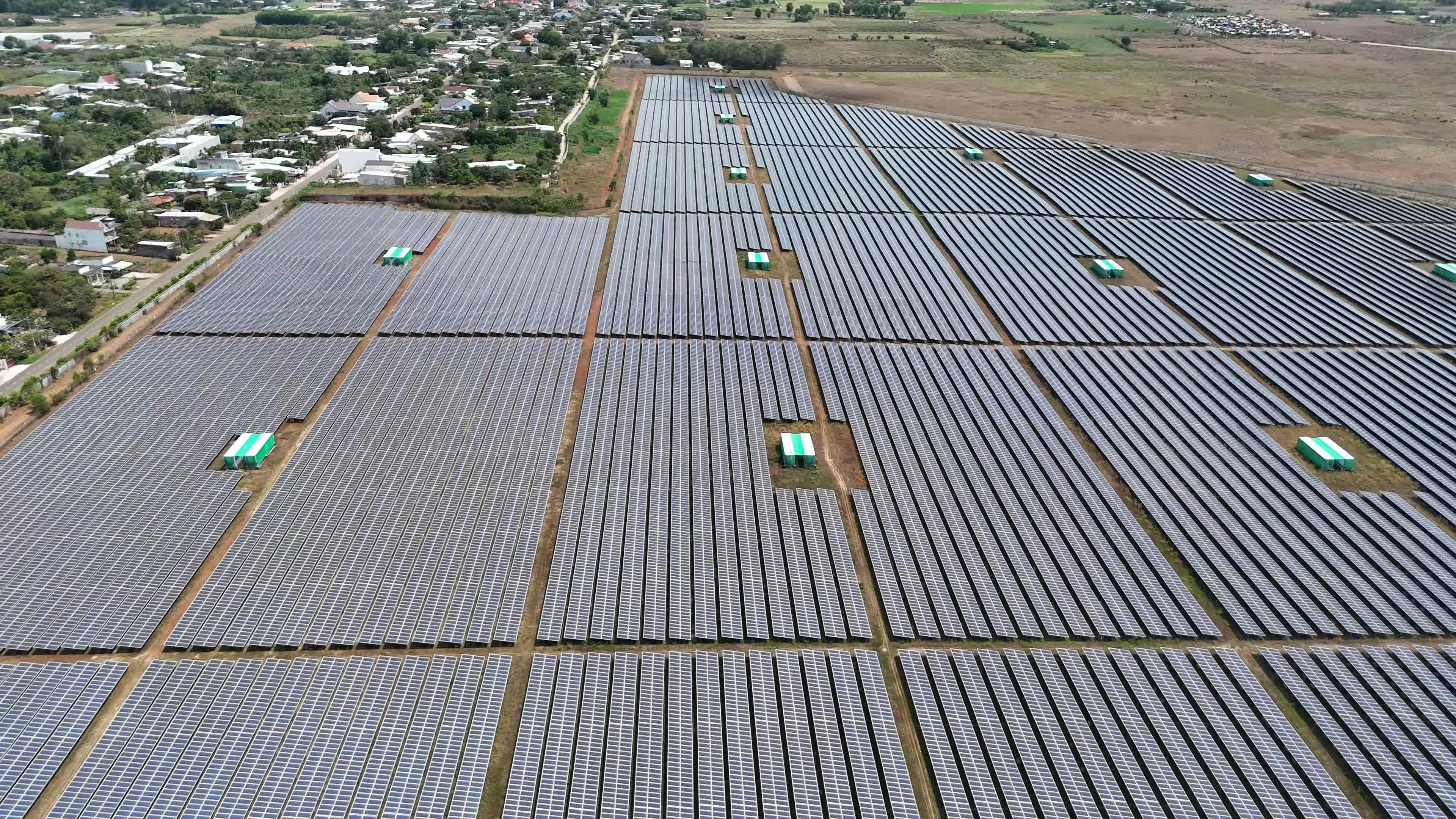 Solar Farm Landscape Videos, Download The BEST Free 4k Stock Video ...