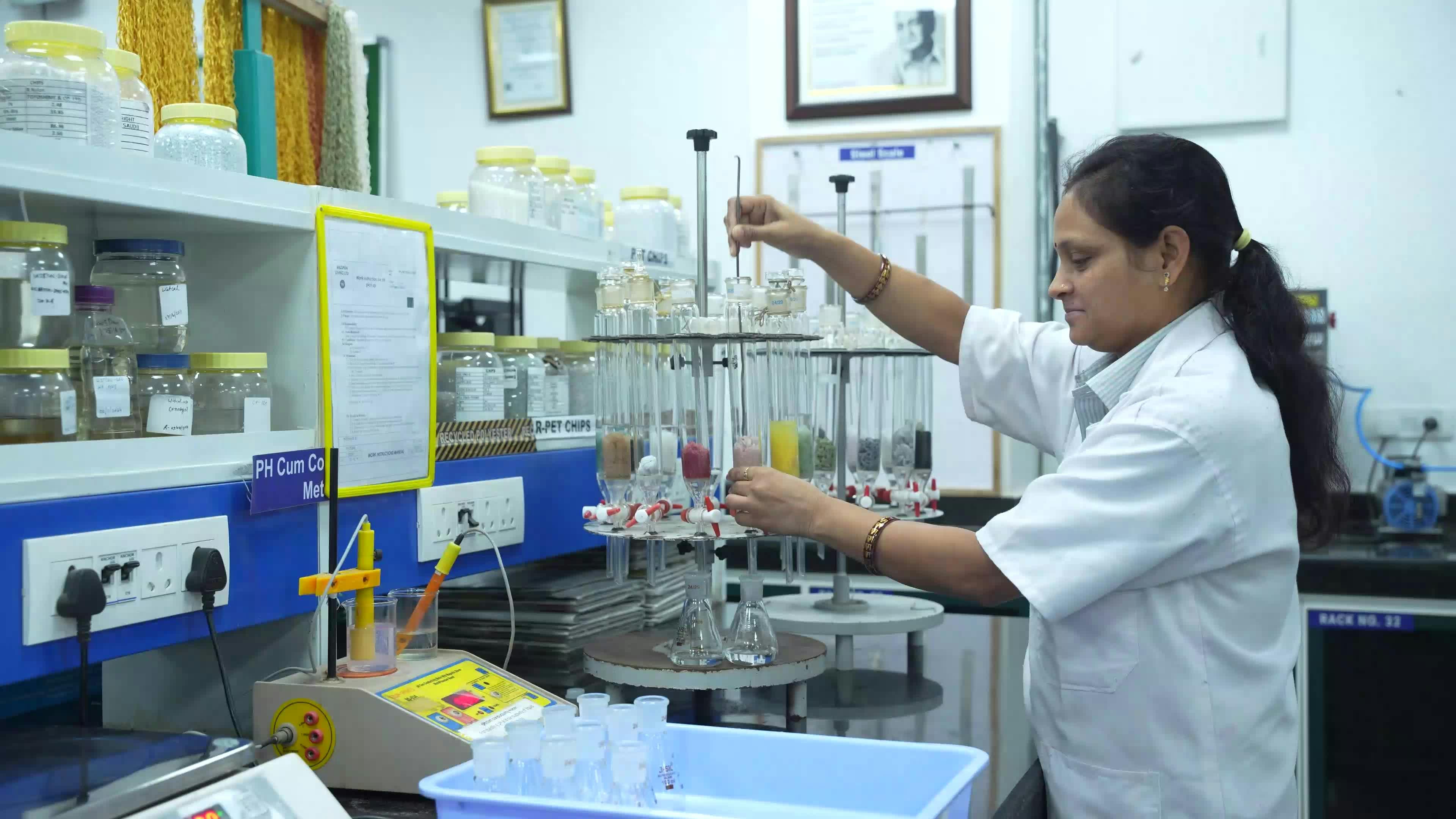 White+Comp+Wallpapers Videos, Download The BEST Free 4k Stock Video ...