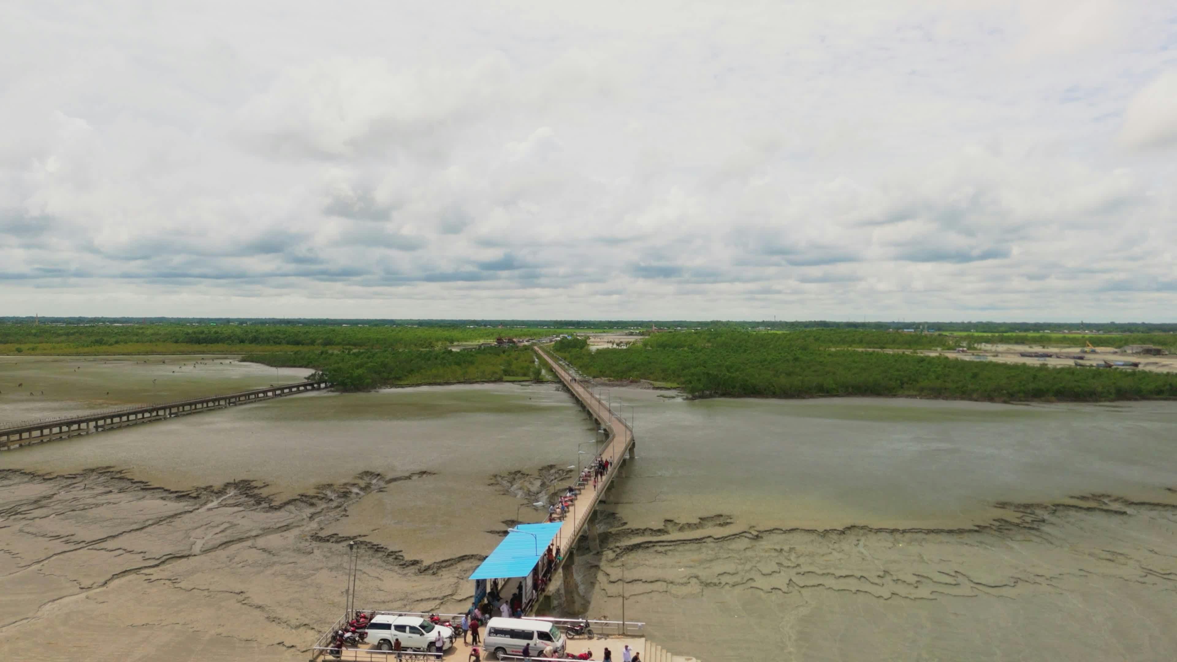 Vista Aérea Del Puente único De La Isla Sandwip · Vídeo de stock gratuito