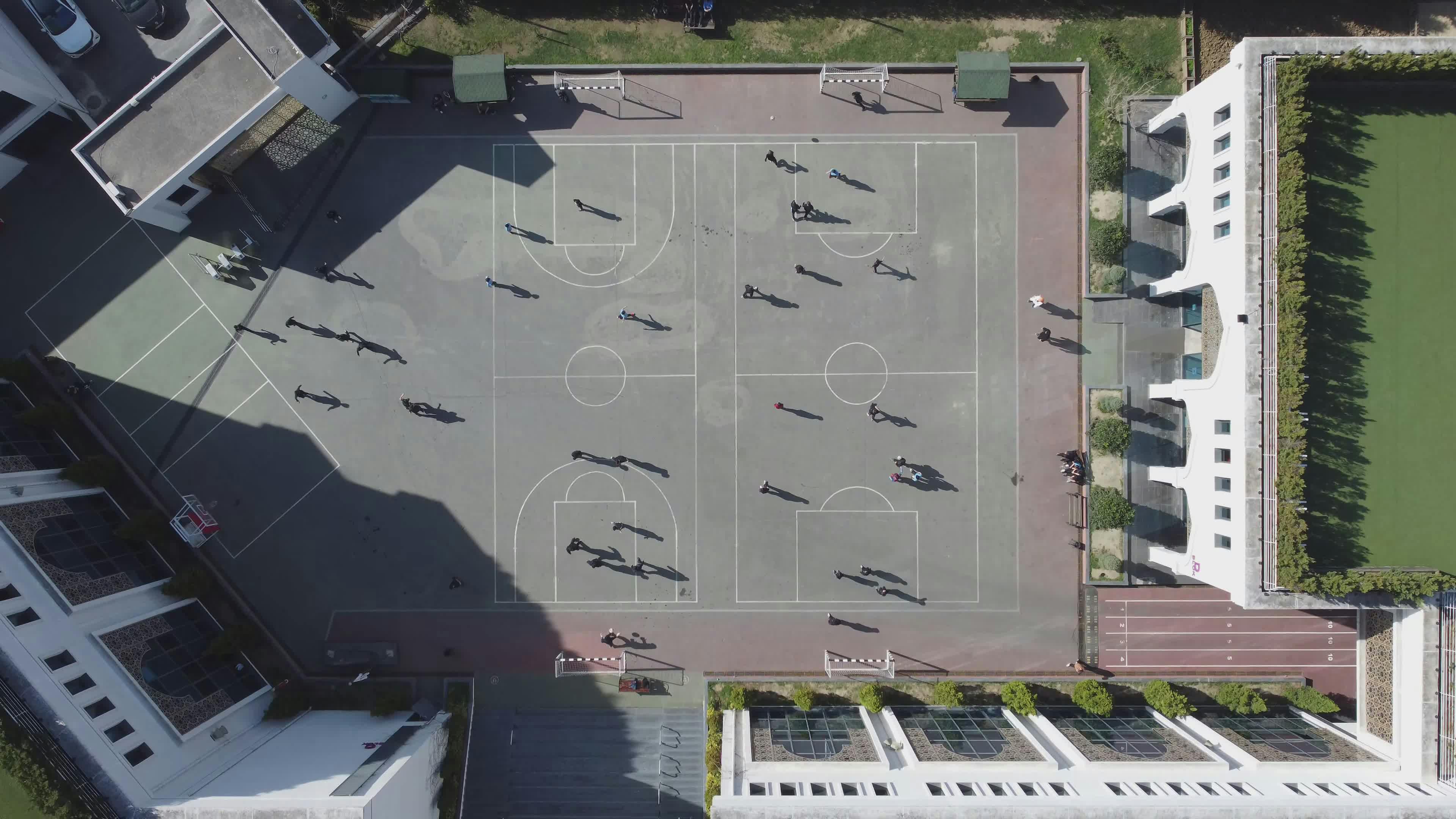 Vista Aérea Da Atividade Da Quadra De Basquete · Vídeo profissional ...