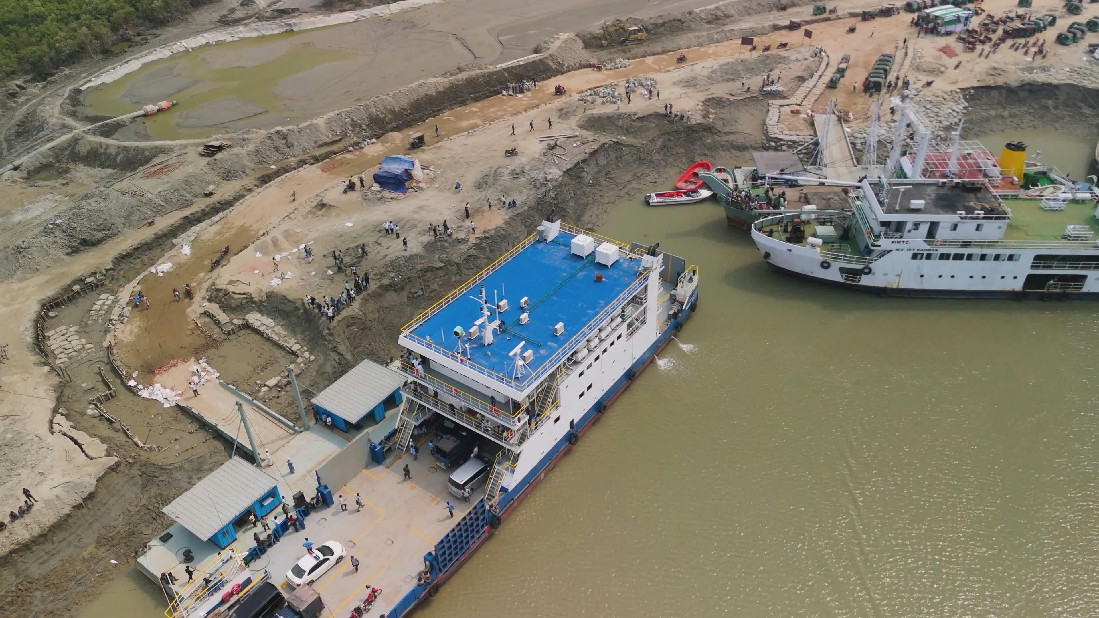 Vista Aérea Del Ferry Chattogram Sandwip | Impresionante Filmación Con Dron · Vídeo de stock ...