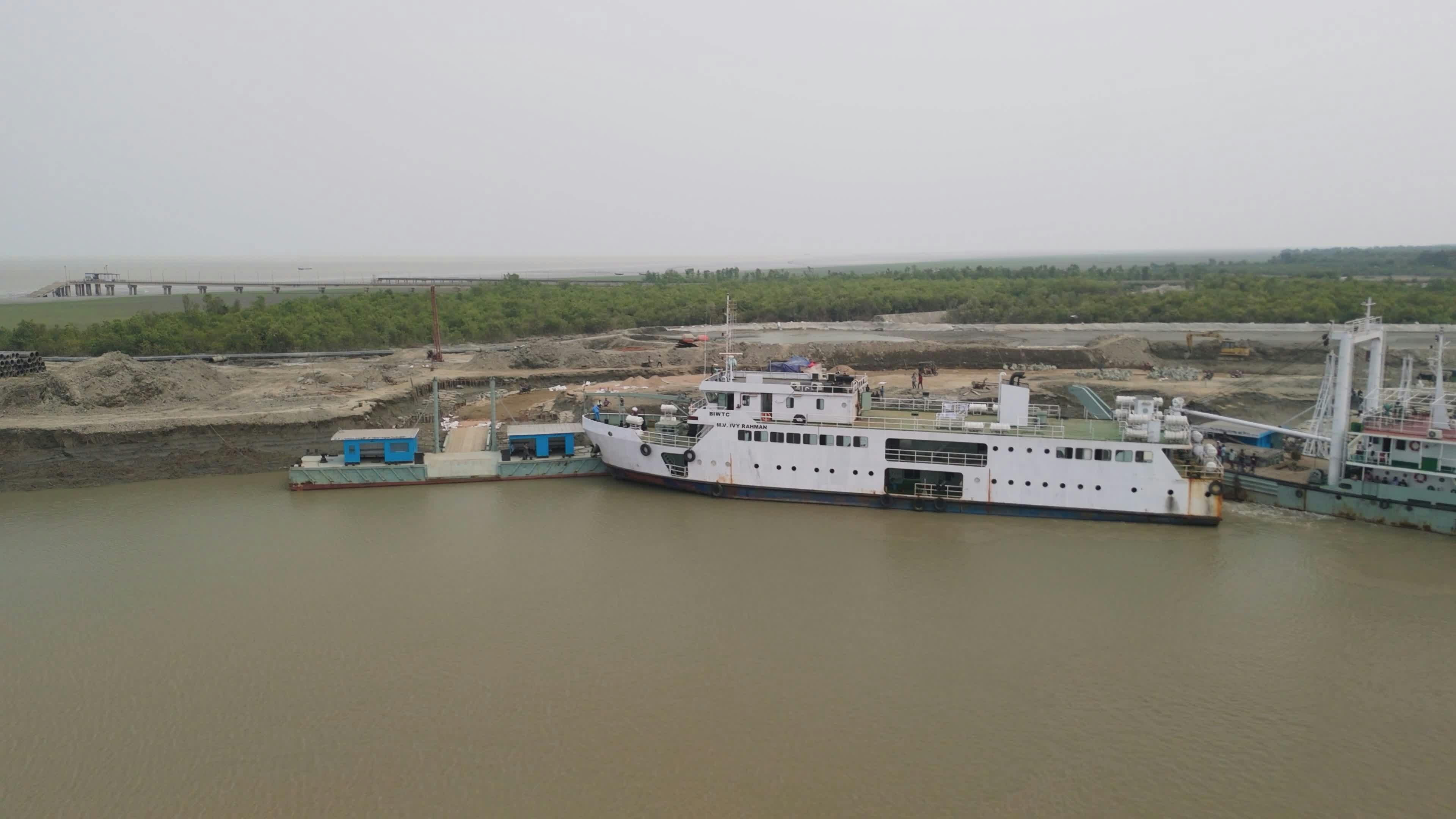 Vista Aérea Del Ferry Chattogram Sandwip | Impresionante Filmación Con Dron · Vídeo de stock ...