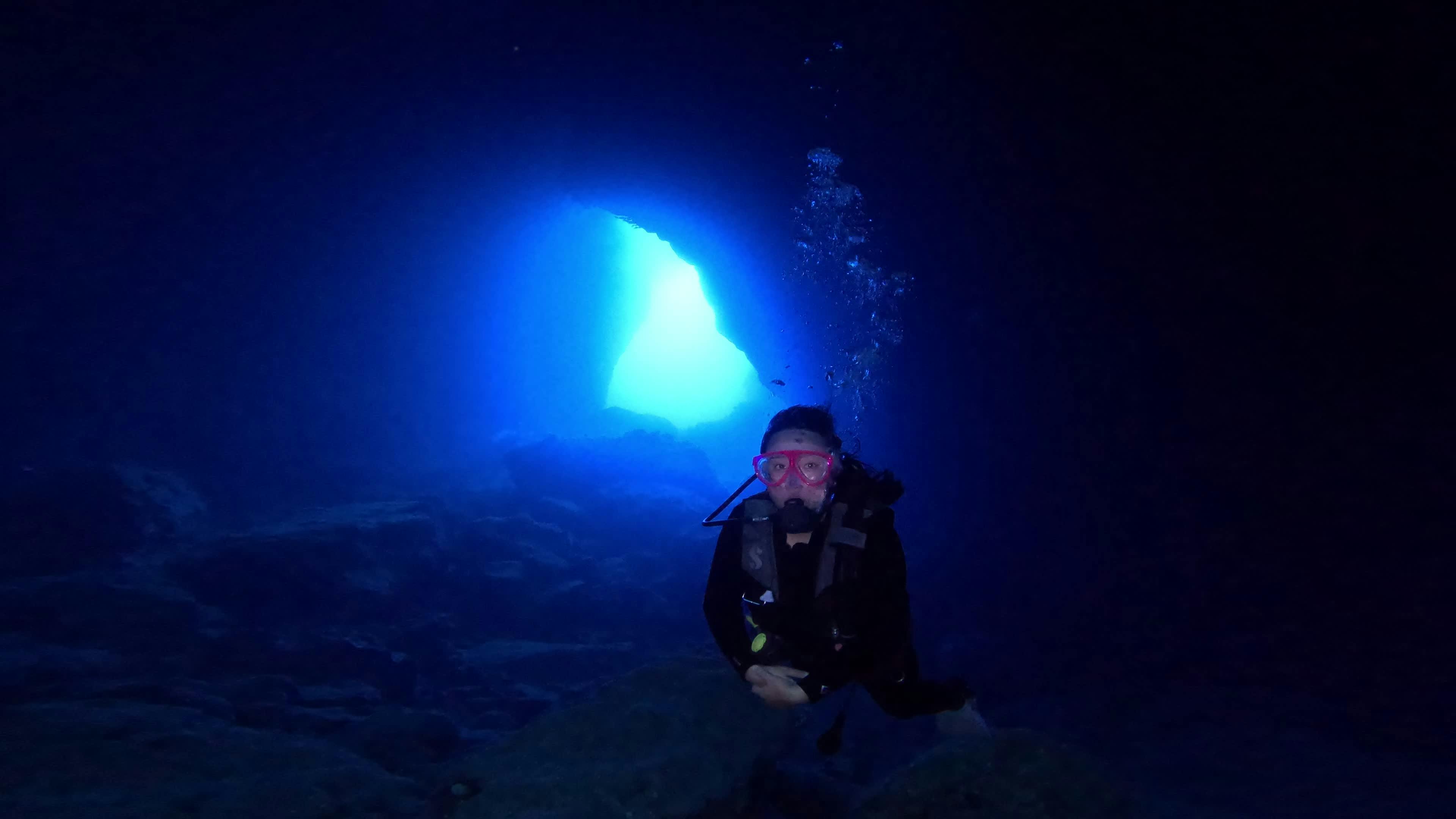 Diver explores underwater cave with stunning light Free Stock Video ...
