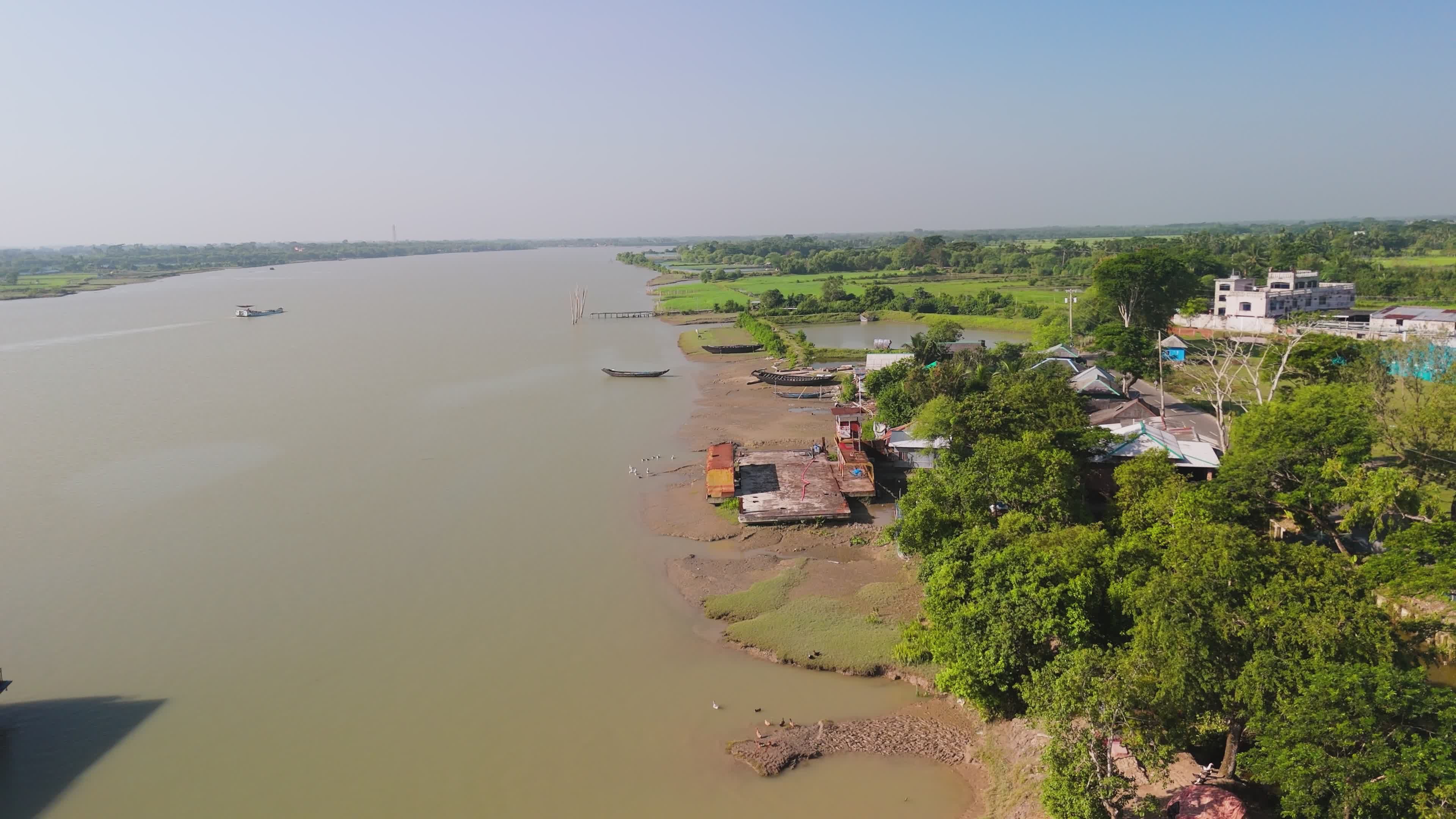 Vista Aérea Del Ghat Del Ferry Chalna En Bangladesh · Vídeo de stock ...
