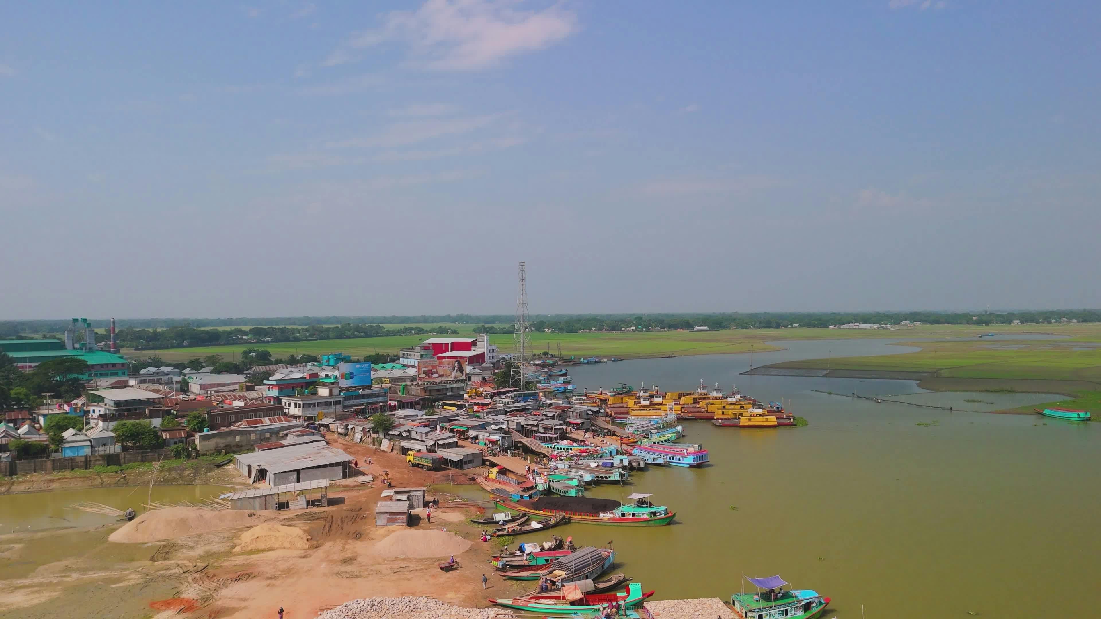 Puerto De Chamtaghat, Unión Sutarpara: Vista Aérea De Un Importante Centro Fluvial En ...