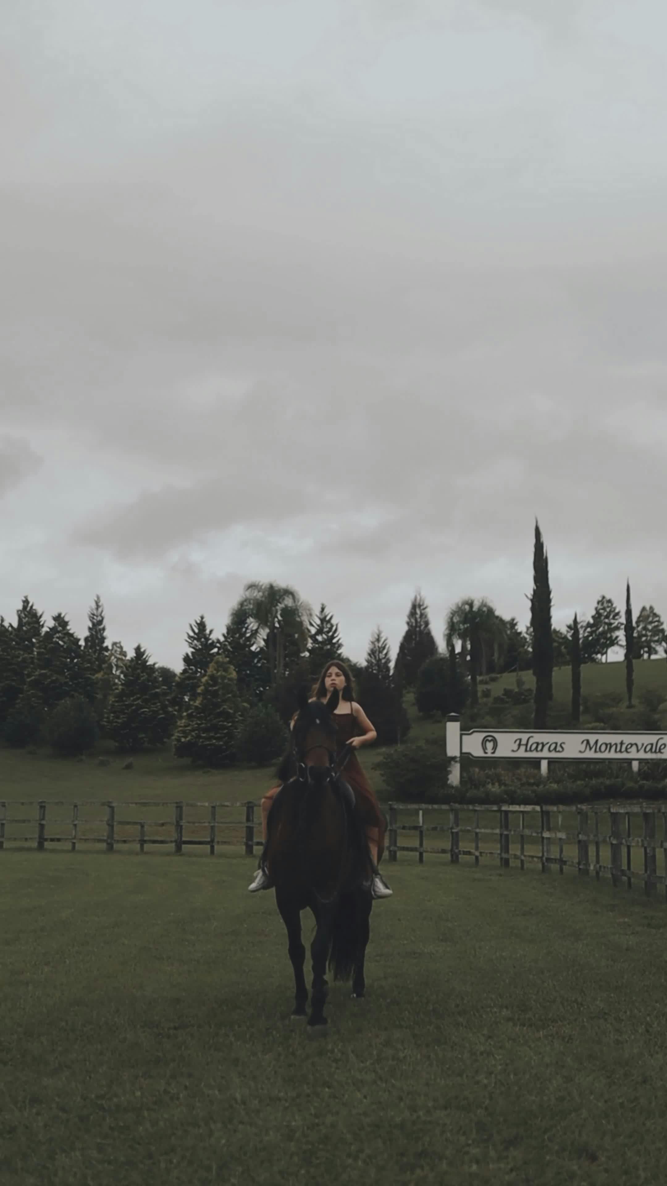 Breathtakingly+Gorgeous+Women+Making+Out Videos, Download The BEST Free ...