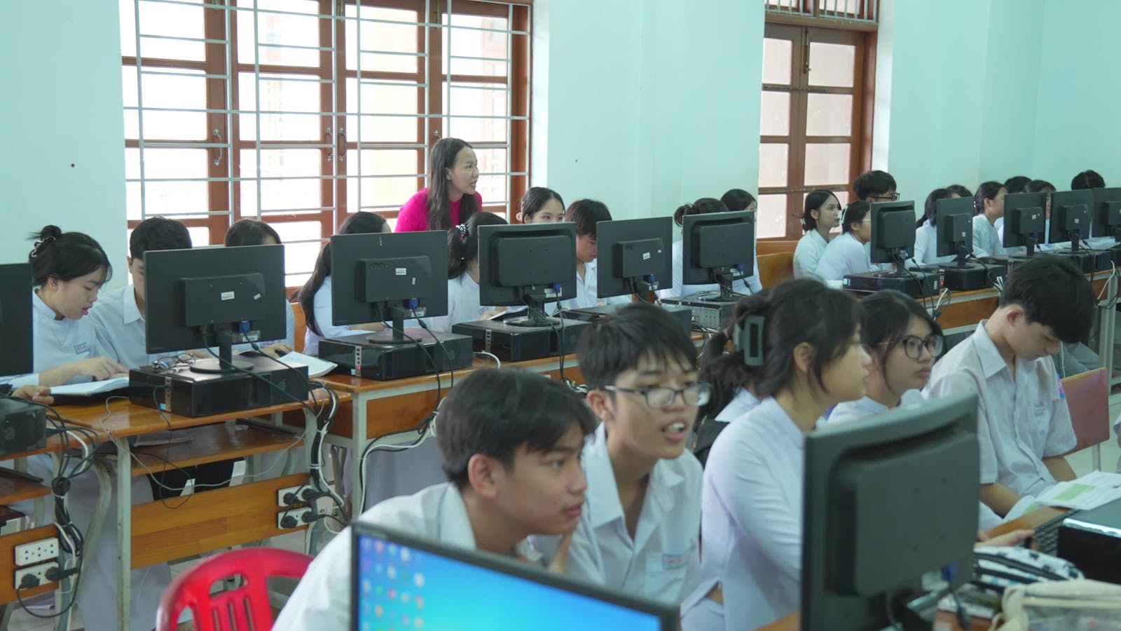 Computer Lab Videos, Download The BEST Free 4k Stock Video Footage ...