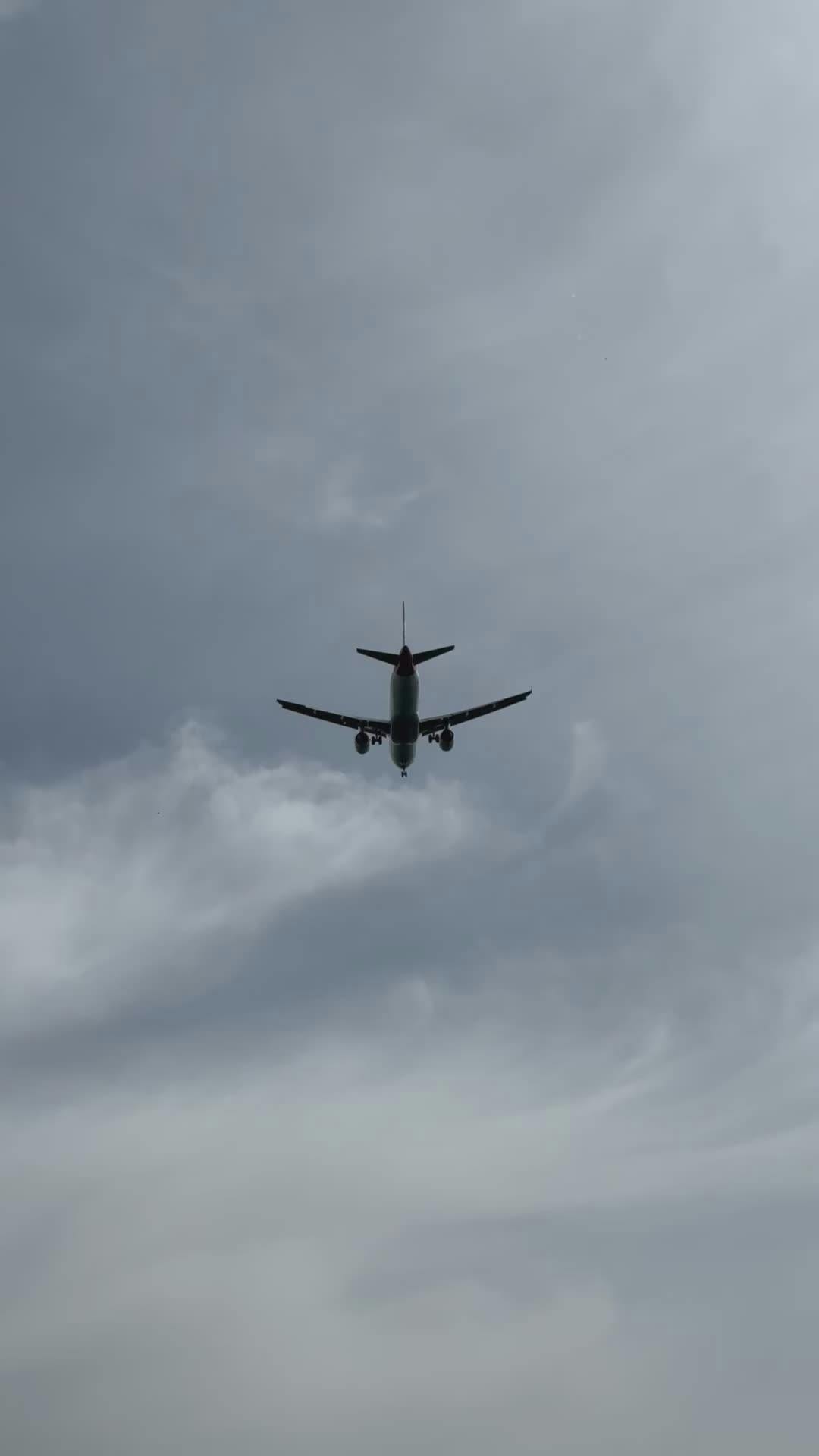 Plane Landing Video Videos, Download The BEST Free 4k Stock Video ...