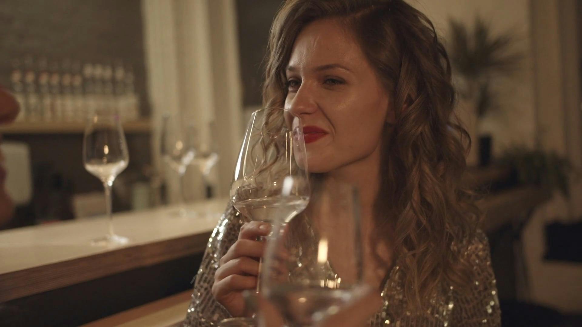 Happy Hour Bar Videos, Download The BEST Free 4k Stock Video Footage ...