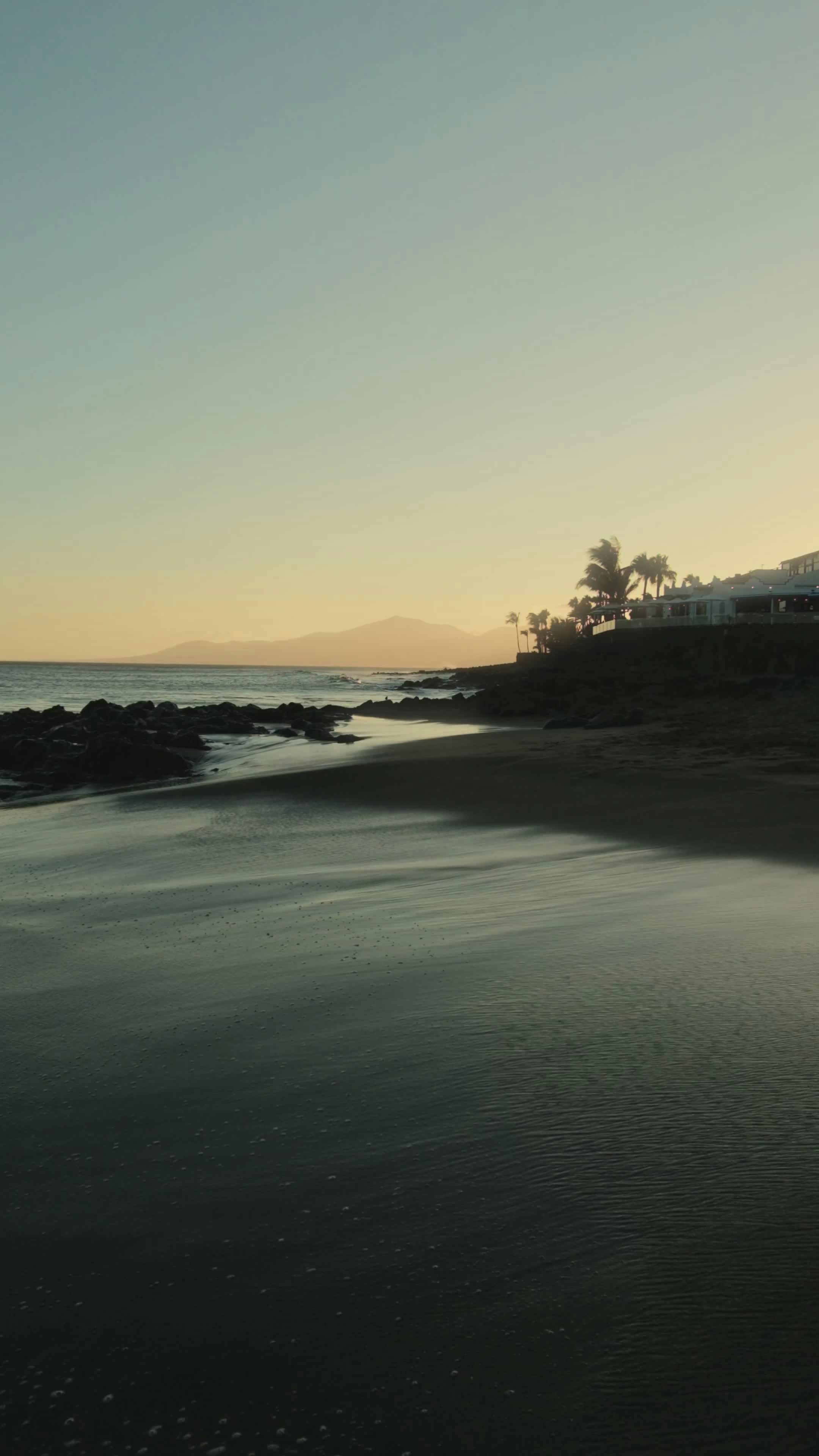 Atardecer Tranquilo En La Playa De Lanzarote · Vídeo de stock gratuito