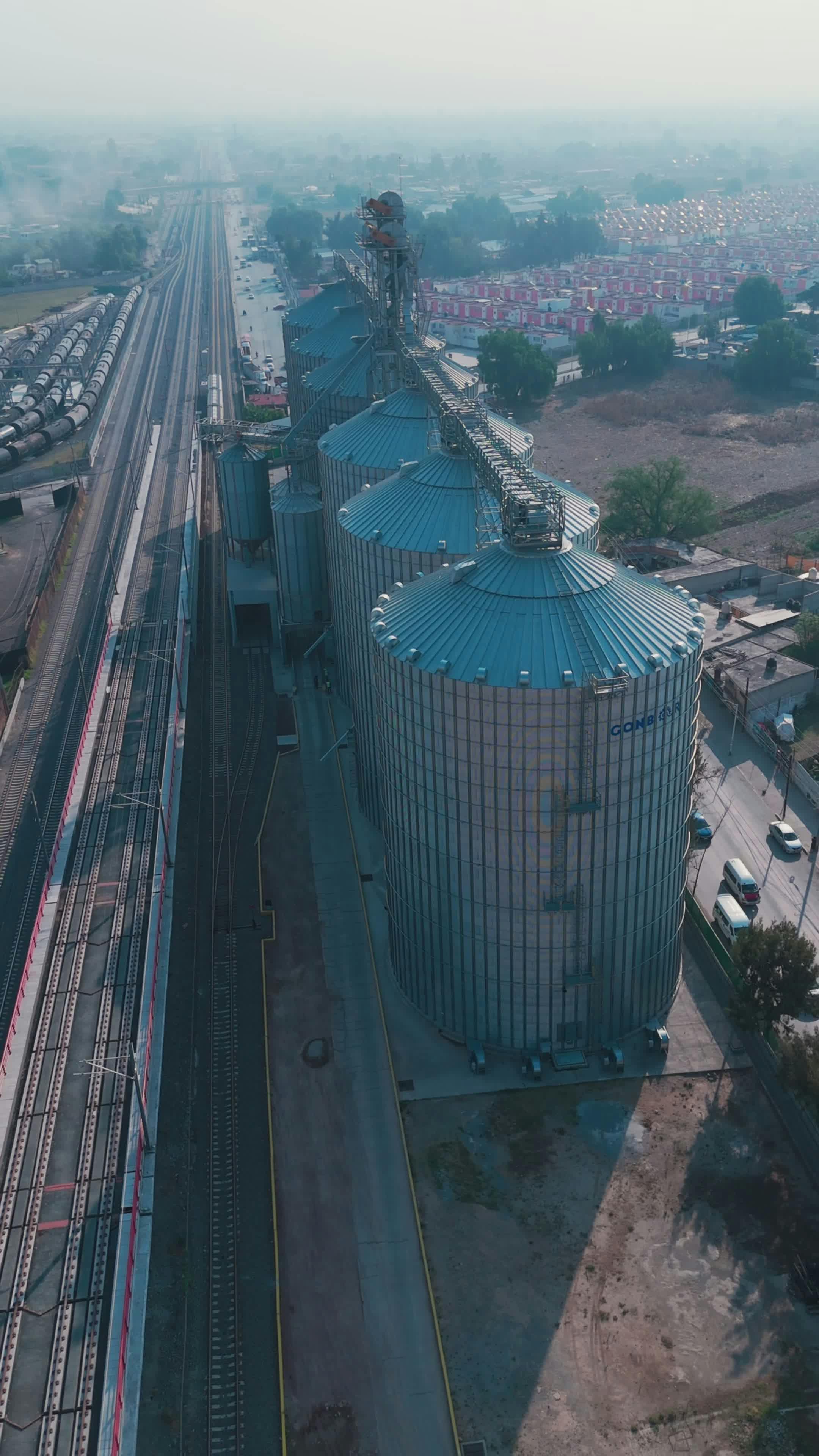 Silos · Vídeo de stock gratuito