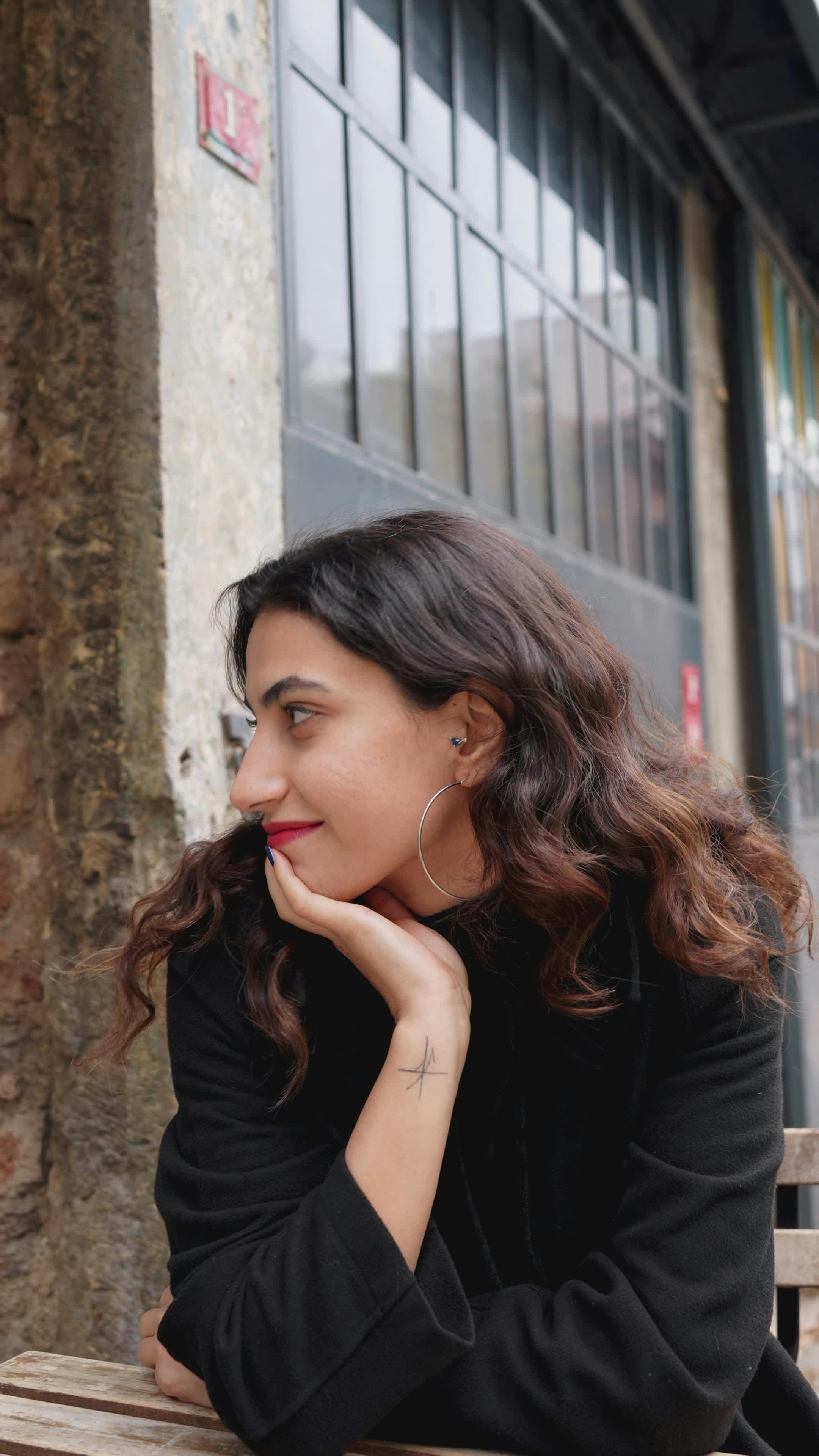 Beautiful+Hanging+Breasts+Bouncing Videos, Download The BEST Free 4k ...