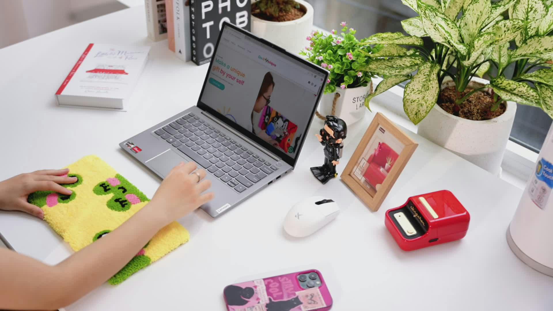 Scroller+Girl+On+Girl Videos, Download The BEST Free 4k Stock Video ...