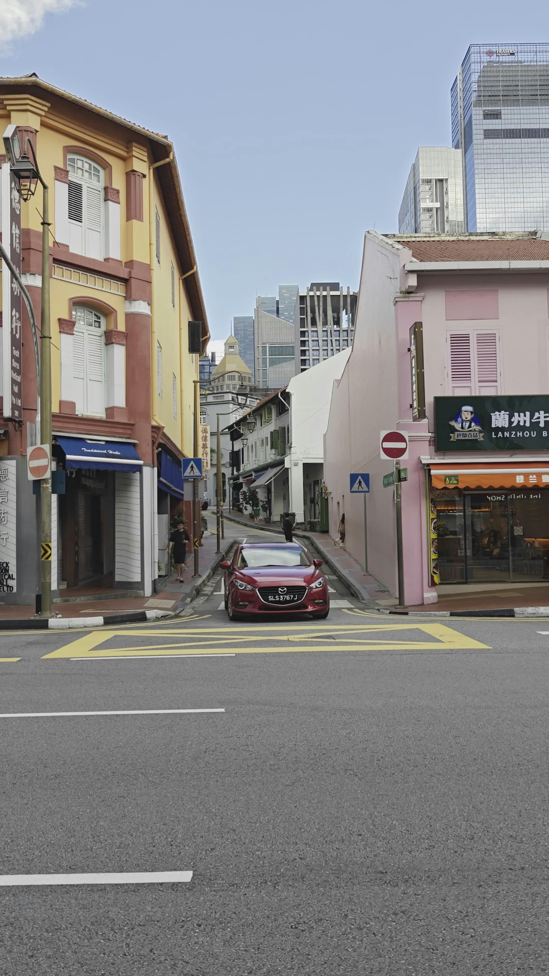 Vídeo profissional gratuito de alegre, ambiente urbano, ao ar livre ...