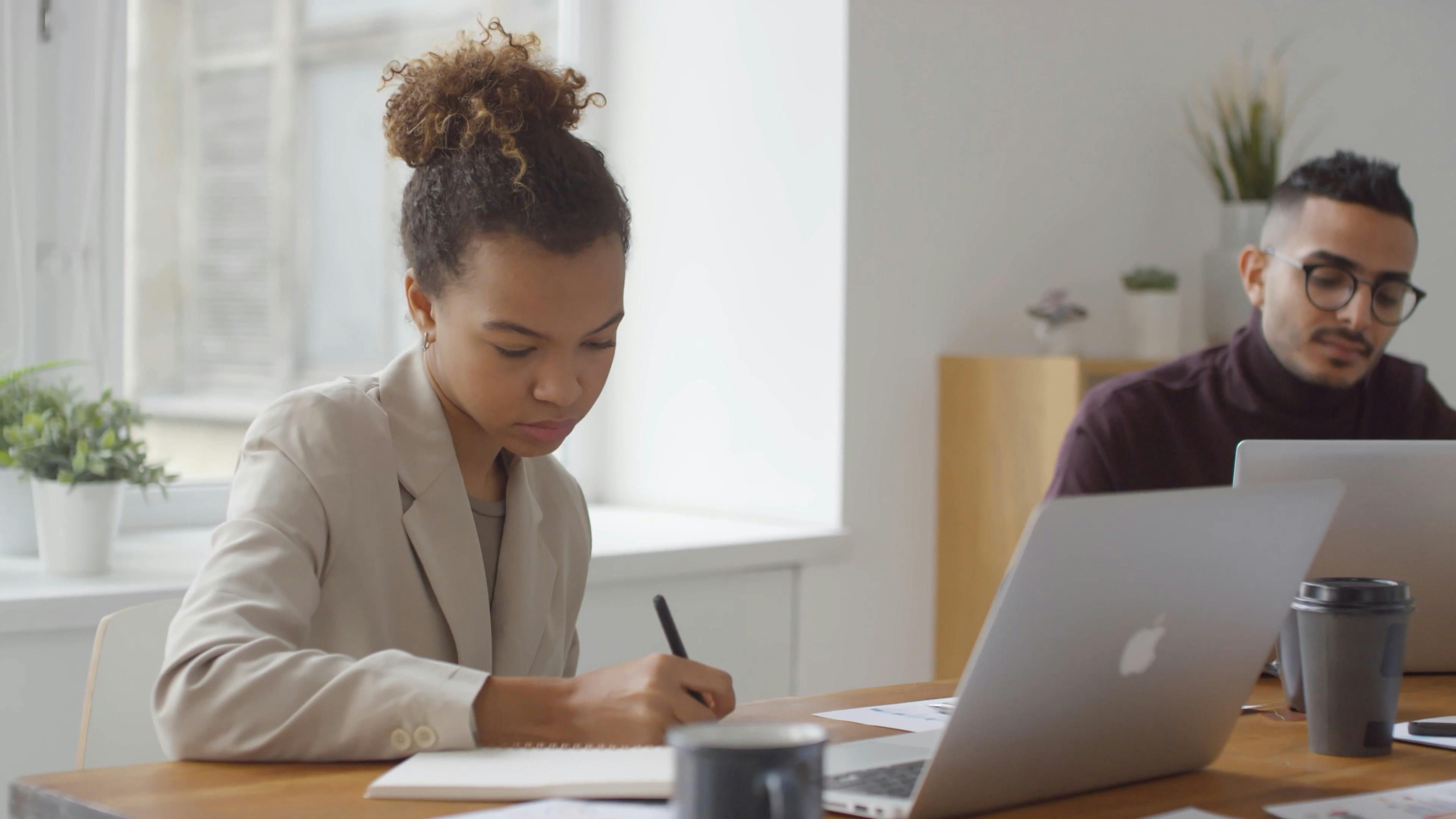 Work Talk Videos, Download The BEST Free 4k Stock Video Footage & Work ...