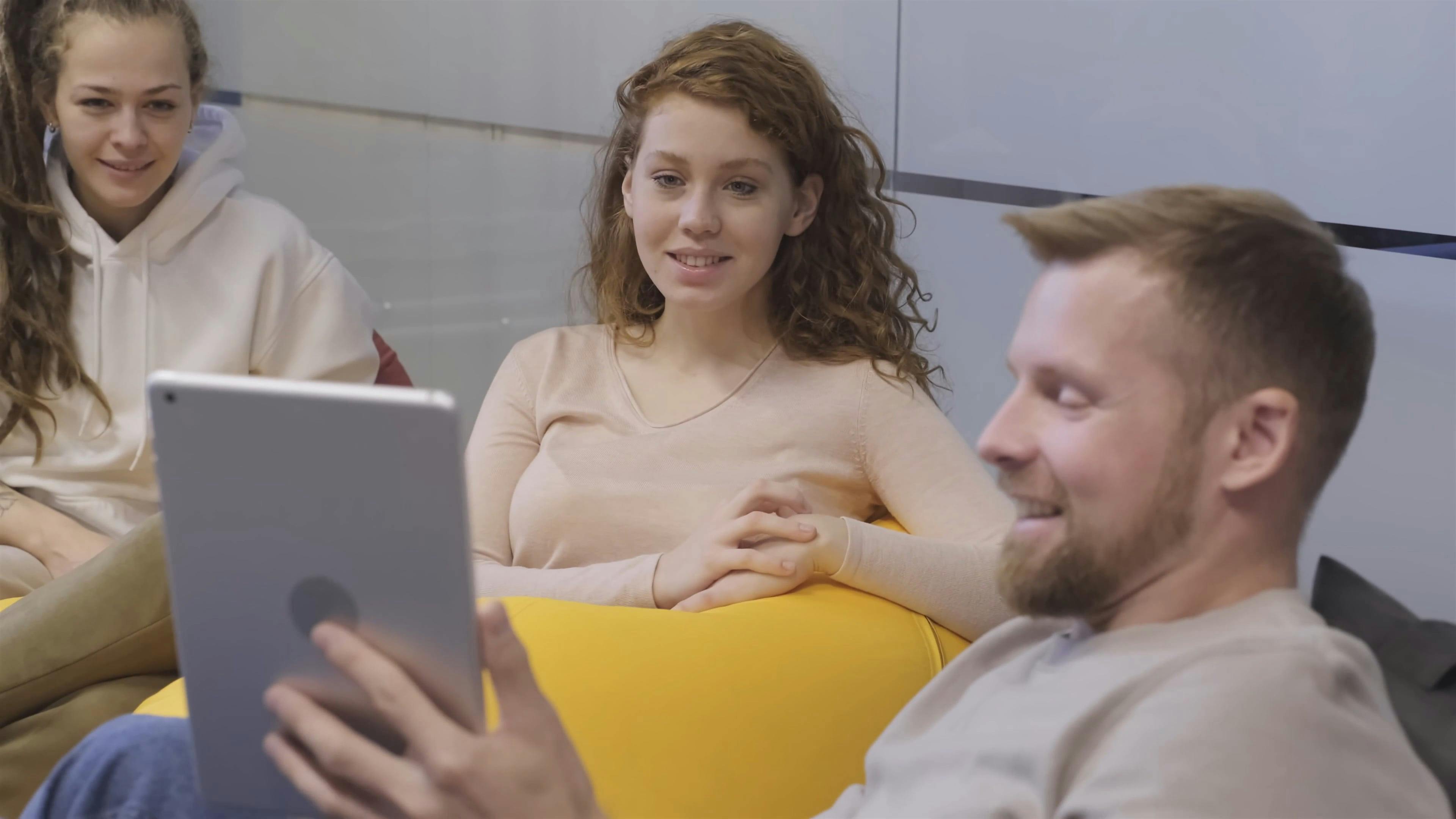 Group Chat Videos, Download The BEST Free 4k Stock Video Footage ...