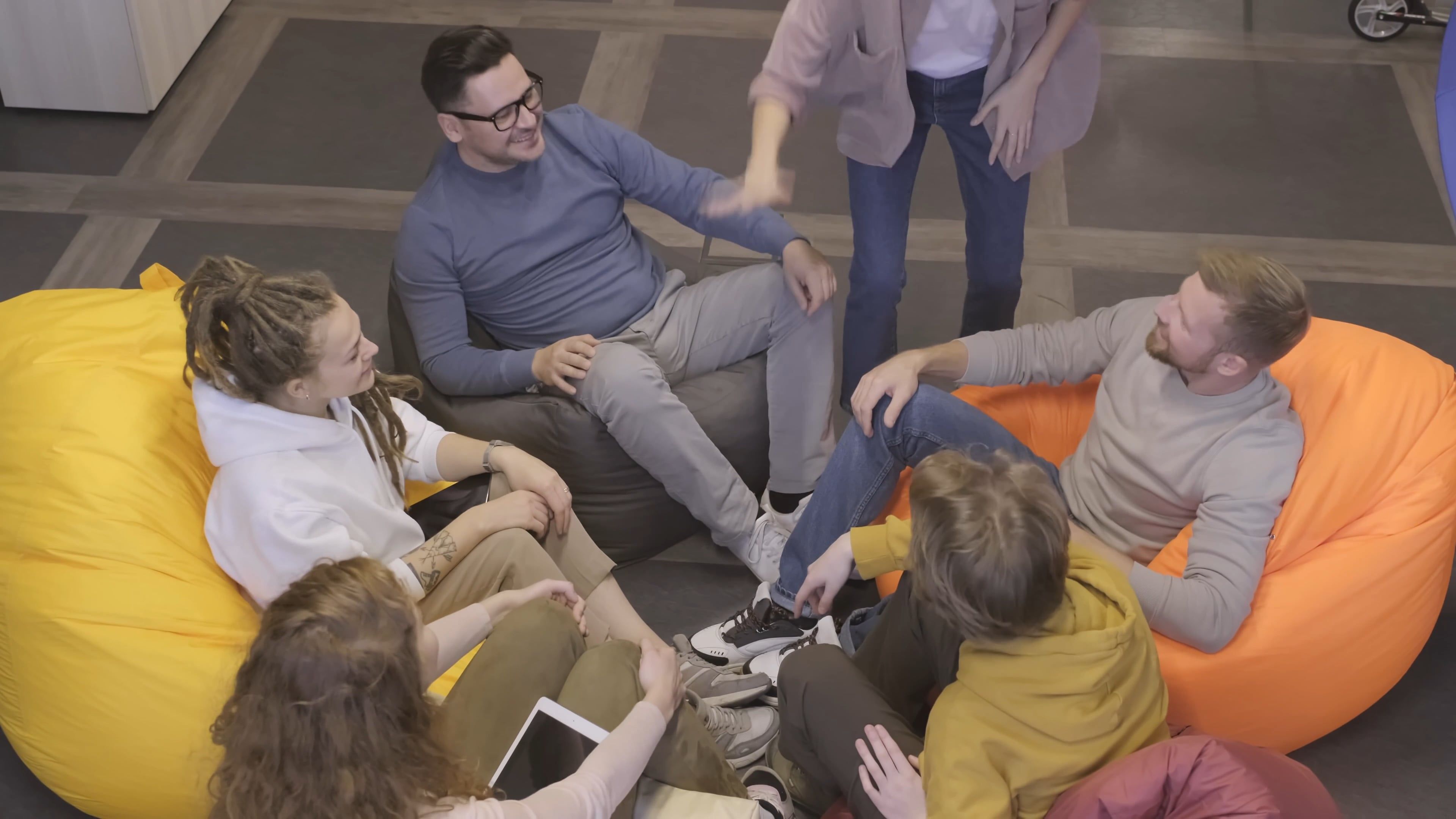 Friends At Office Videos, Download The BEST Free 4k Stock Video Footage ...