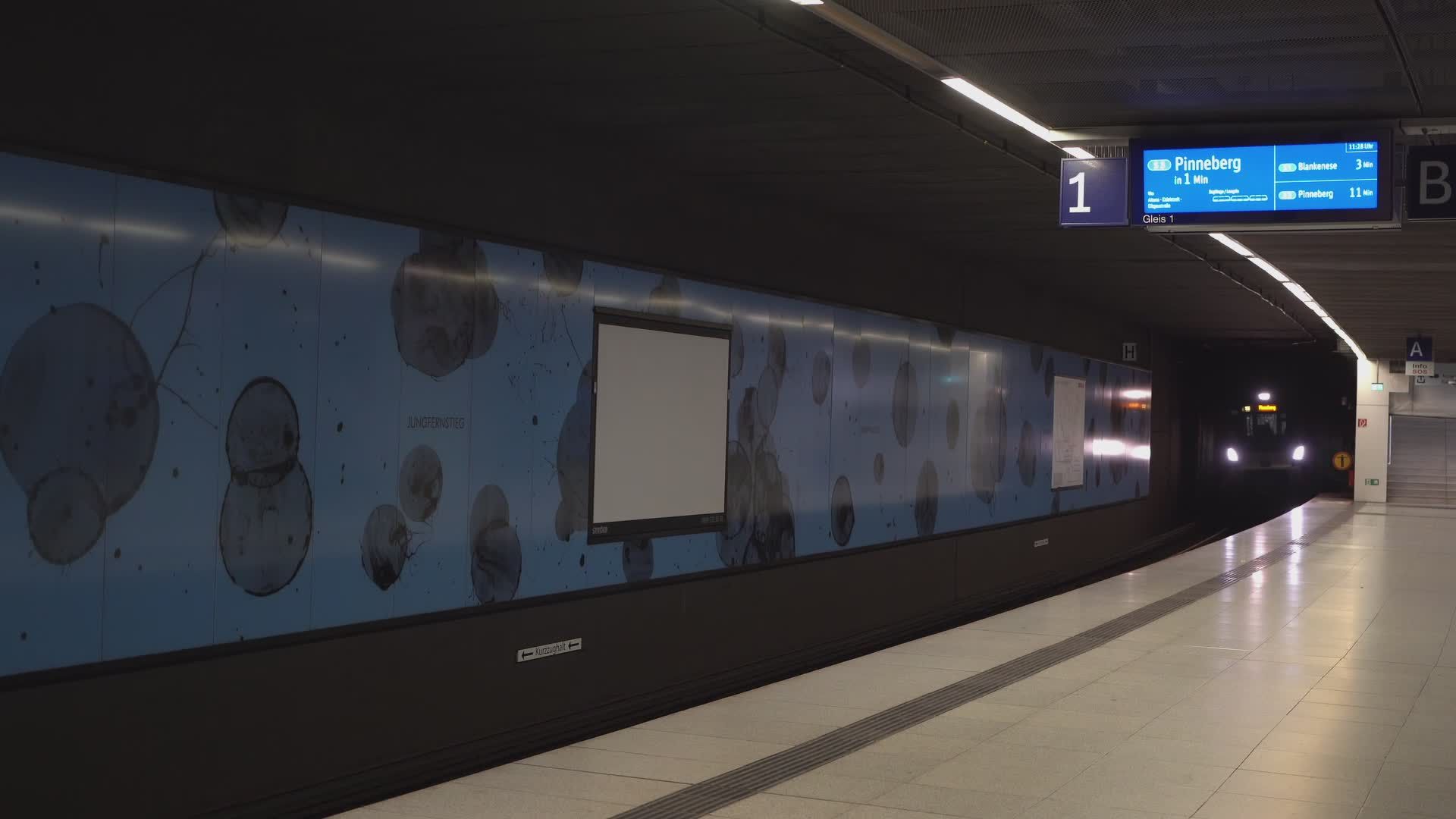Subway Trainstation Videos, Download The BEST Free 4k Stock Video ...