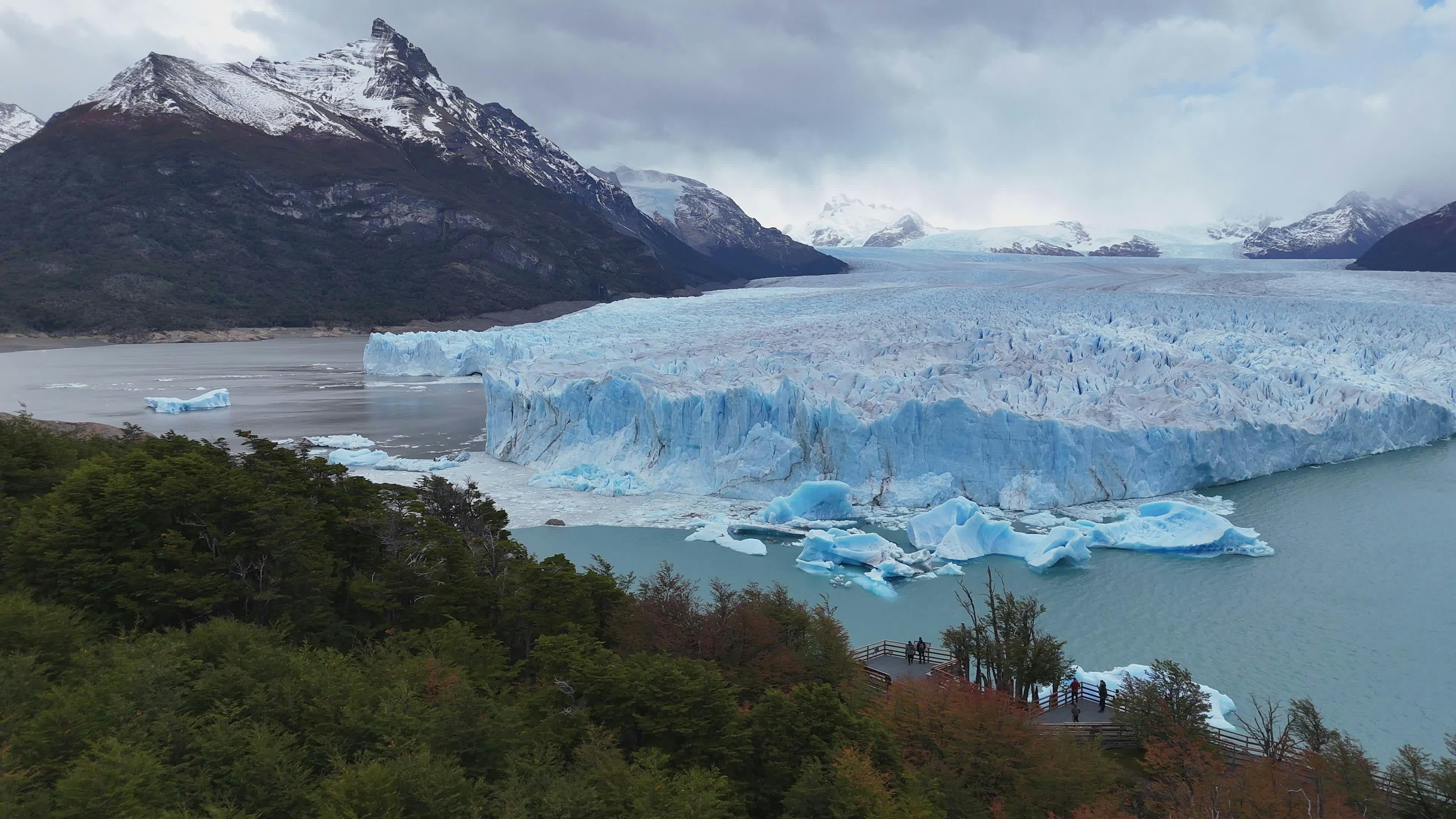 Beautiful+Hanging+Breasts+Bouncing Videos, Download The BEST Free 4k ...