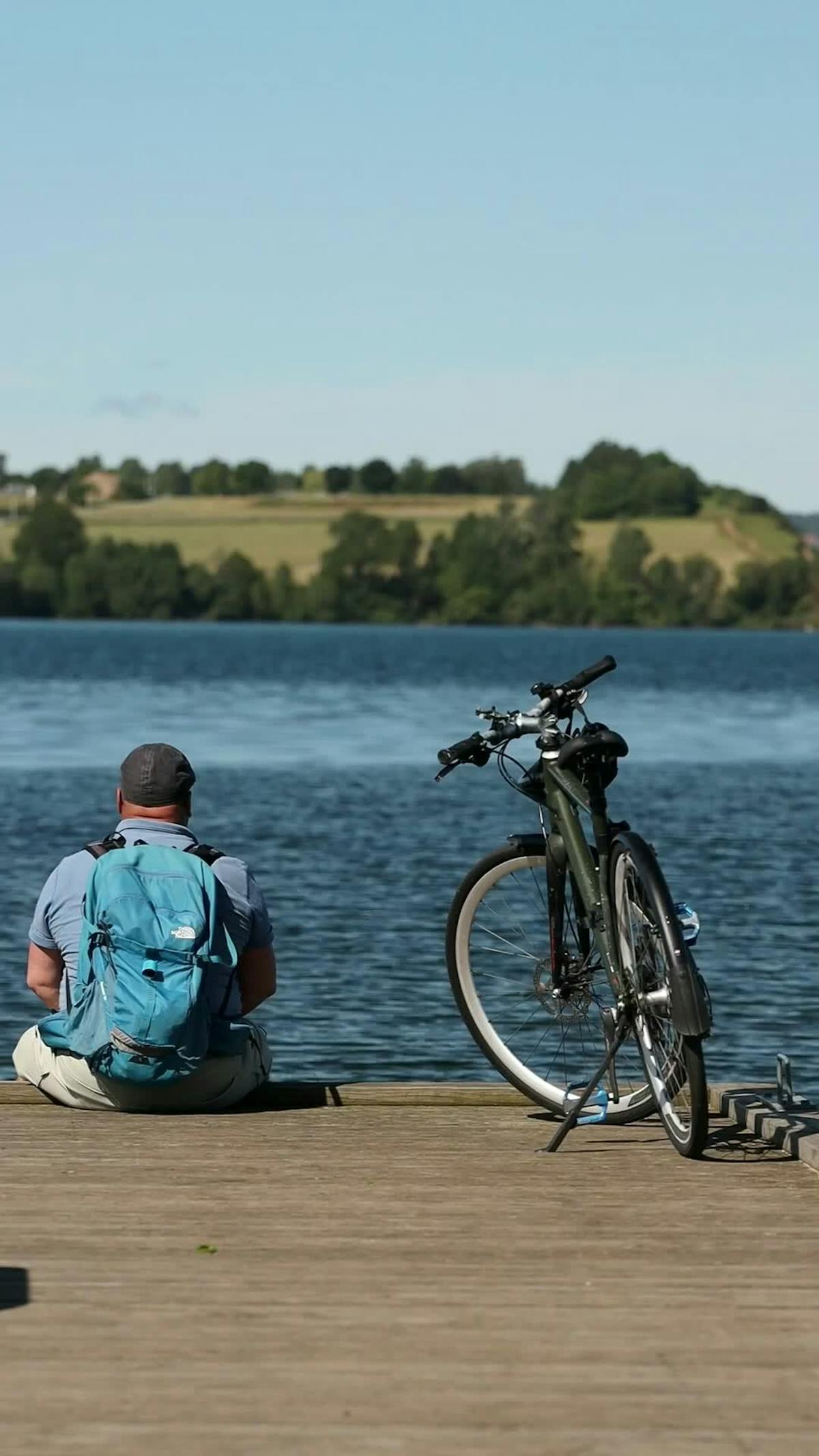 Sabrina+Carpenter+Kiss+Video+Wallpaper Videos, Download The BEST Free ...