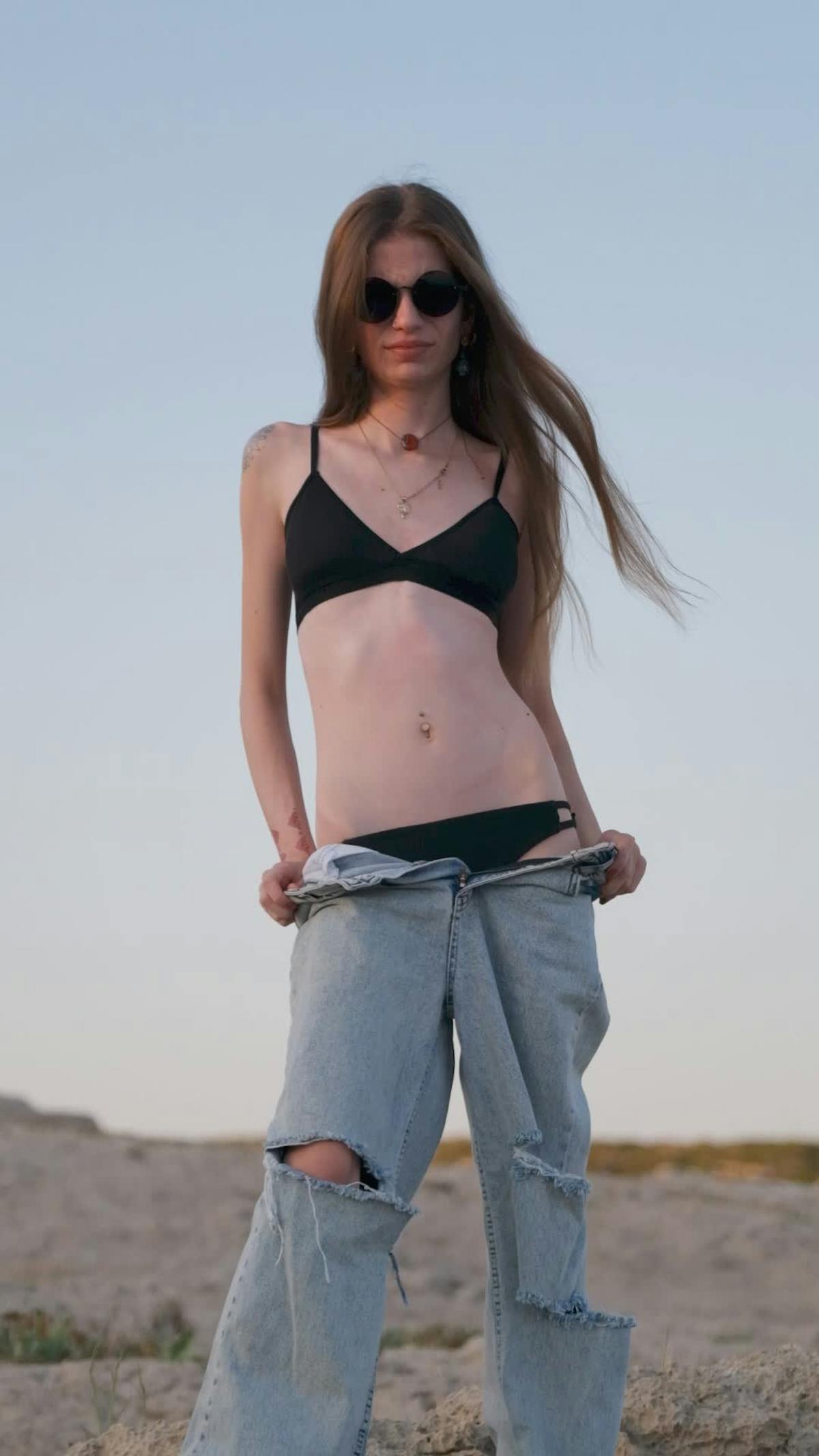 Emma+Myers+In+Bikini Videos, Download The BEST Free 4k Stock Video Footage & Emma+Myers+In ...