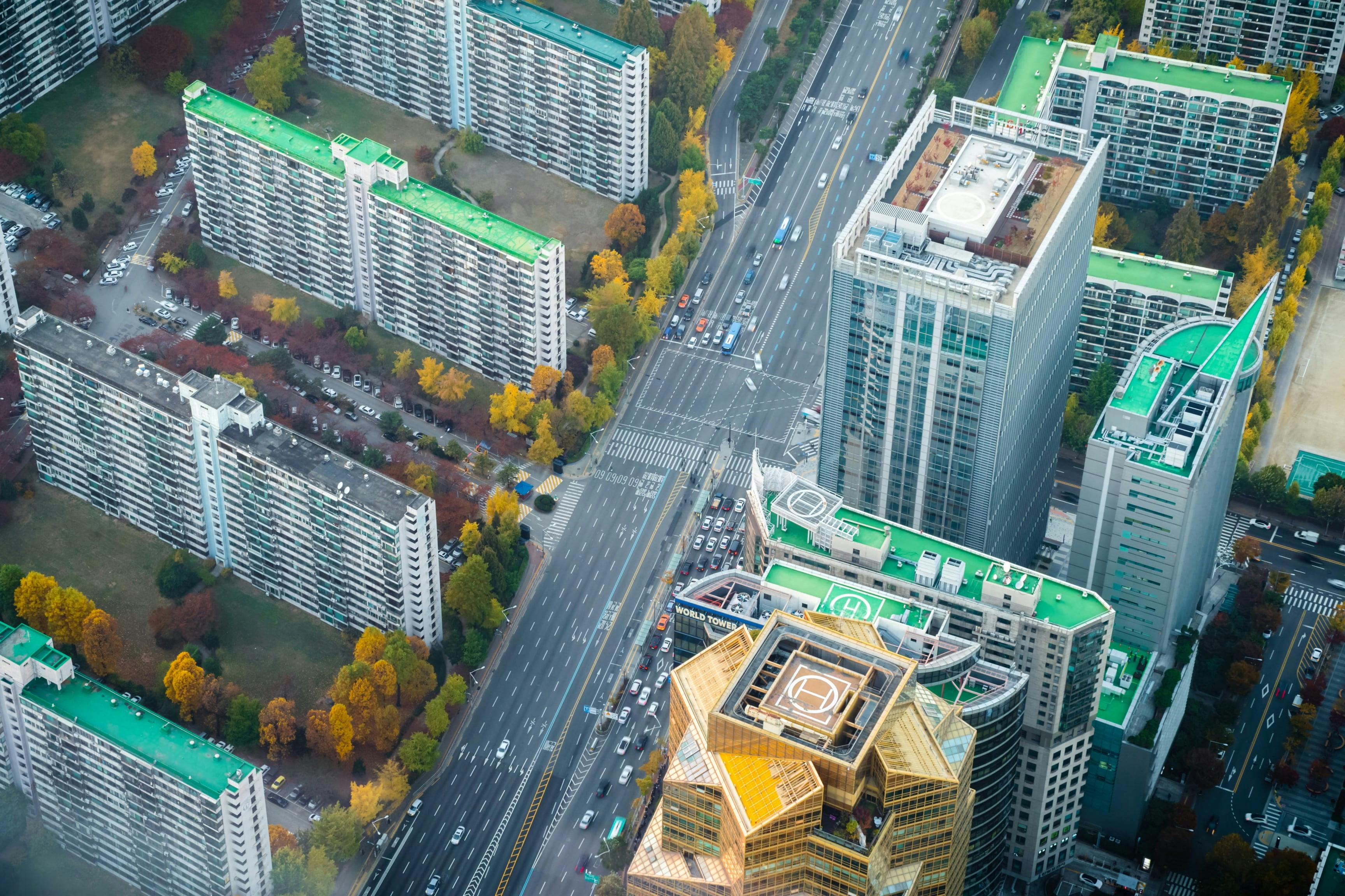 Buildings In The Commercial Area Of A Highly Urbanized City · Free ...
