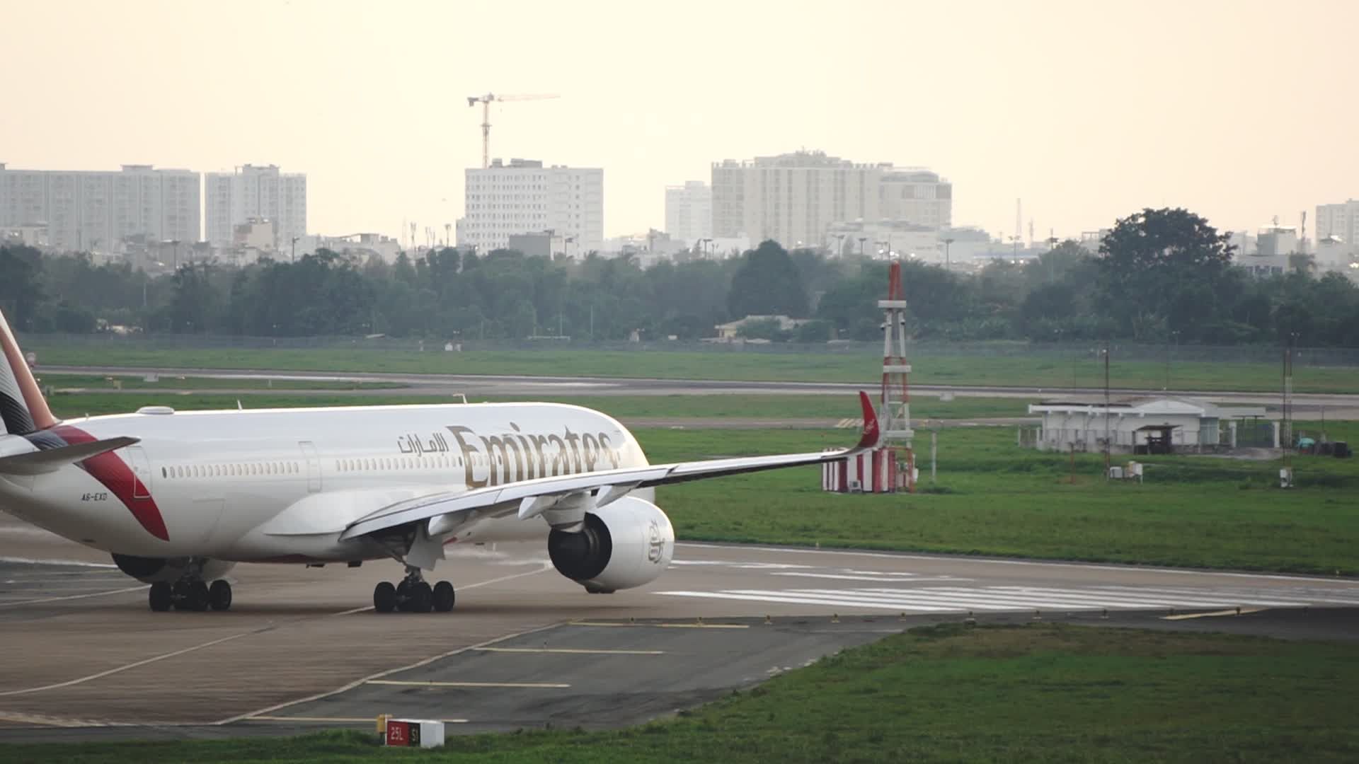 Aeroplane Takeoff Videos, Download The BEST Free 4k Stock Video Footage ...