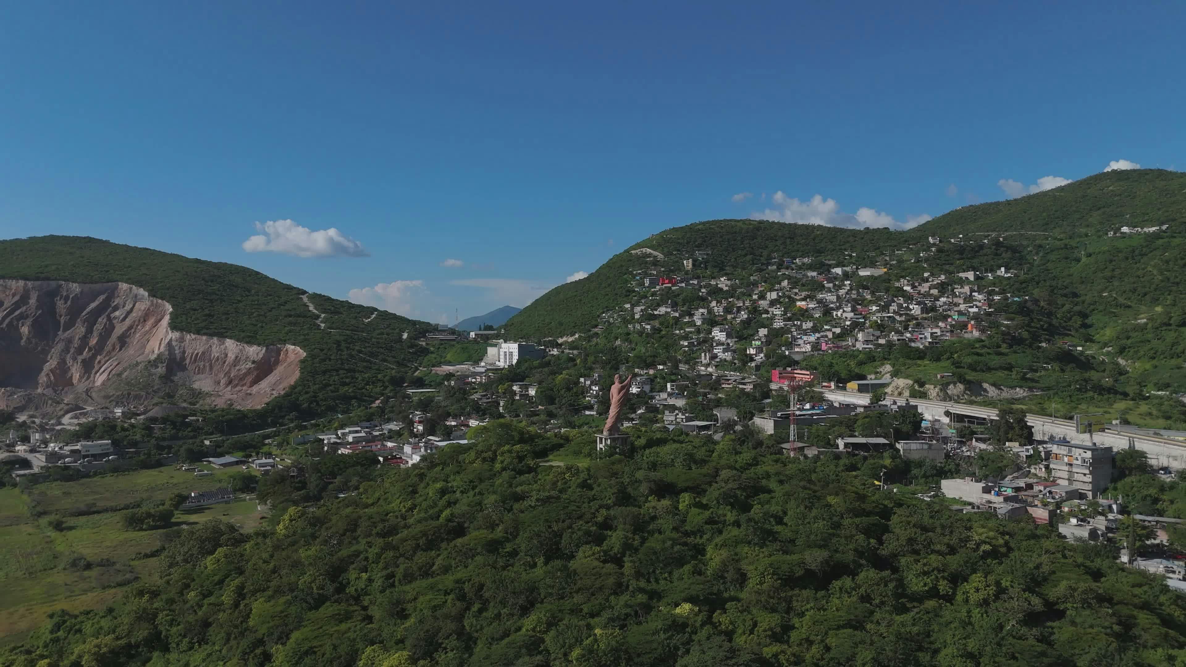 Vista Aérea Del Verde Paisaje De Chilpancingo · Vídeo de stock gratuito