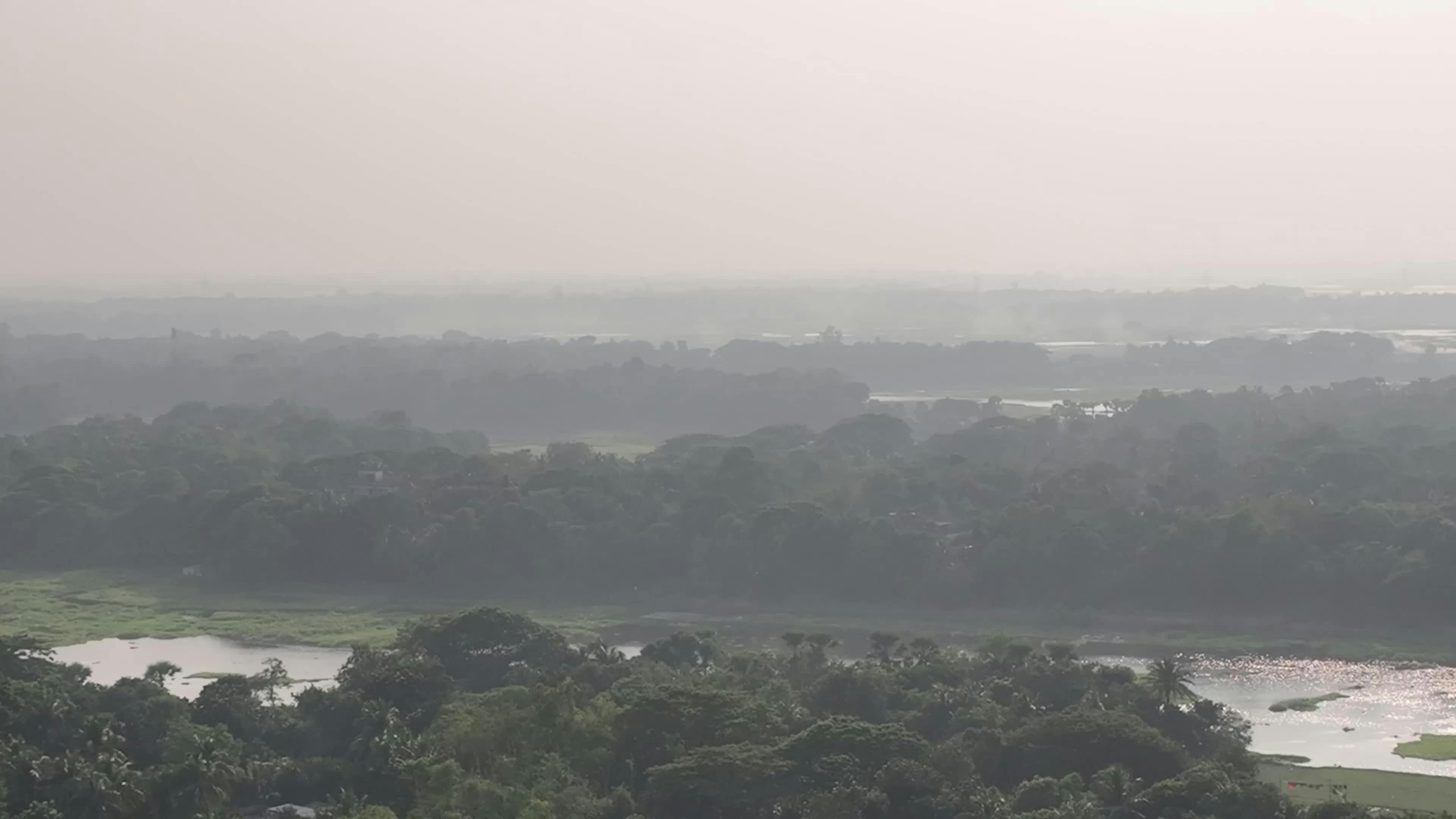 Vista Aérea Panorámica De Los Serenos Paisajes De Bangladesh · Vídeo de stock gratuito