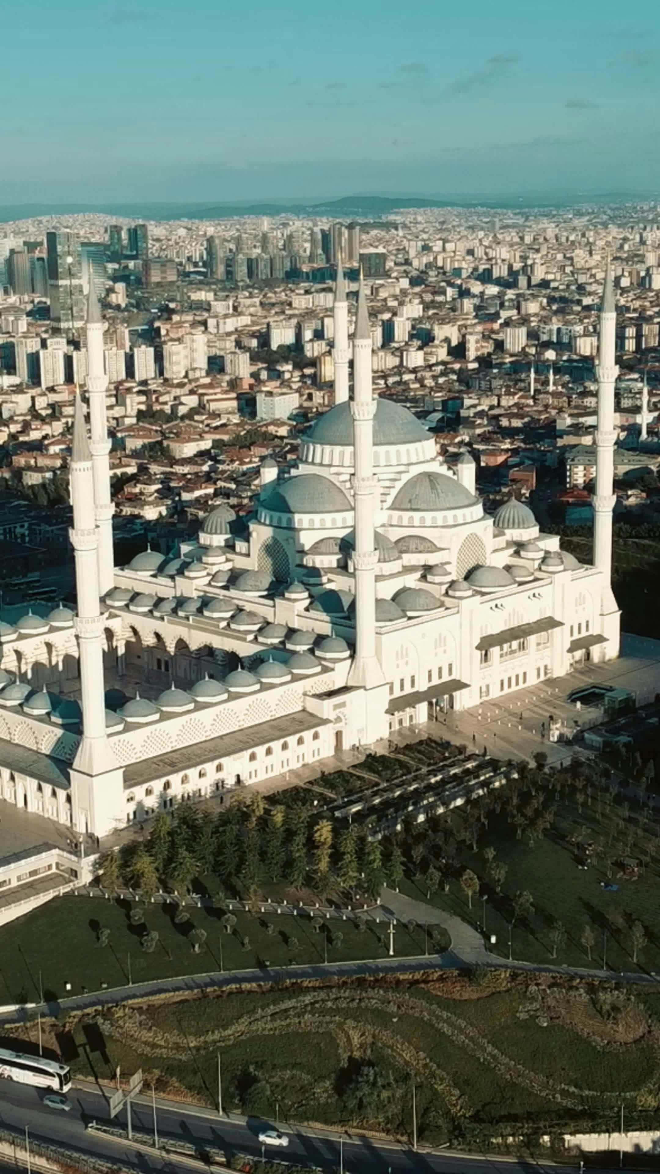 Cami çamlıca · Vídeo de stock gratuito