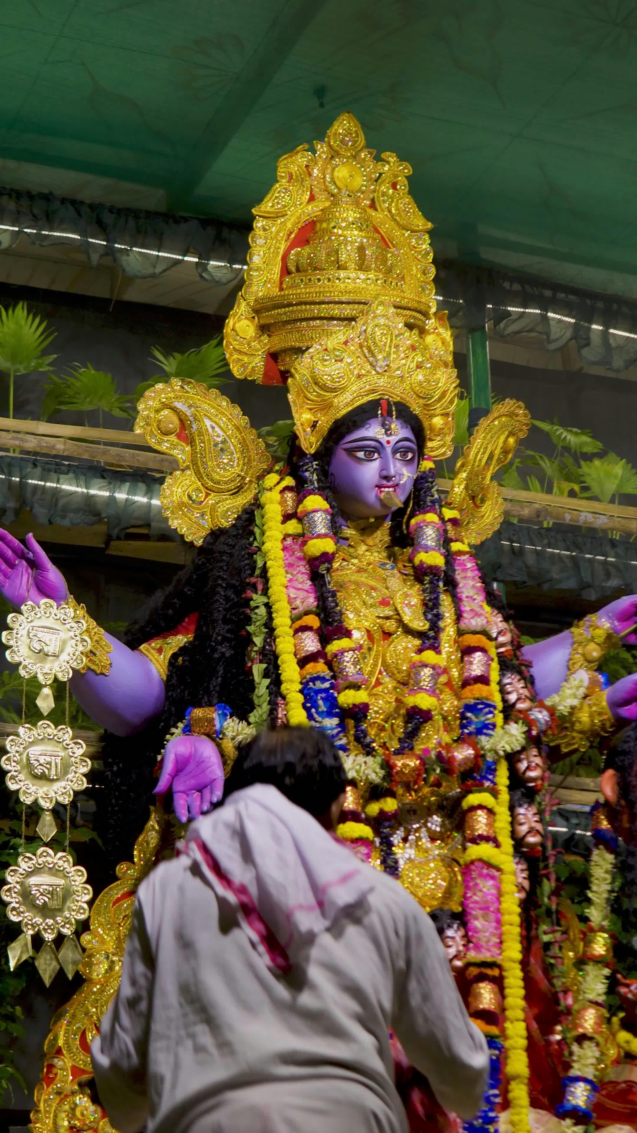 Mom+And+Son+Share+Bed+In+Hotel Videos, Download The BEST Free 4k Stock ...