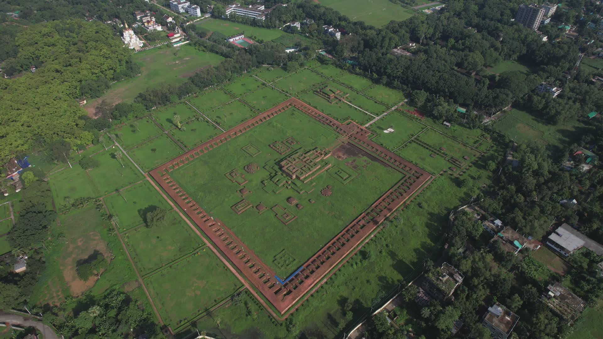 Vista Aérea De Las Ruinas De Mainamati En Bangladesh · Vídeo de stock ...