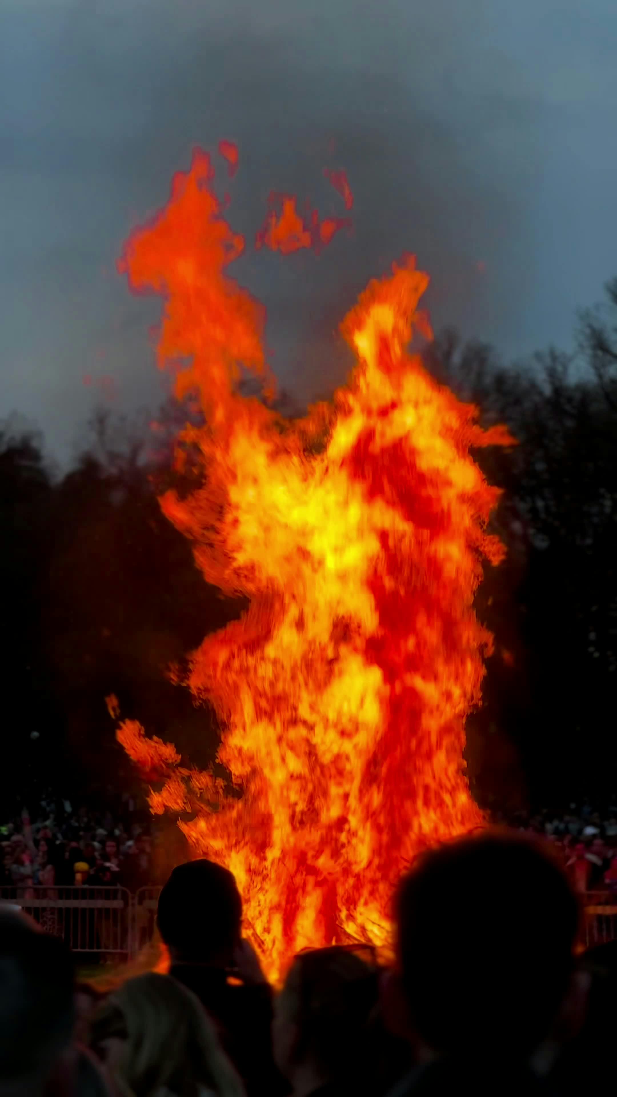 Fire Burning Videos, Download The BEST Free 4k Stock Video Footage ...