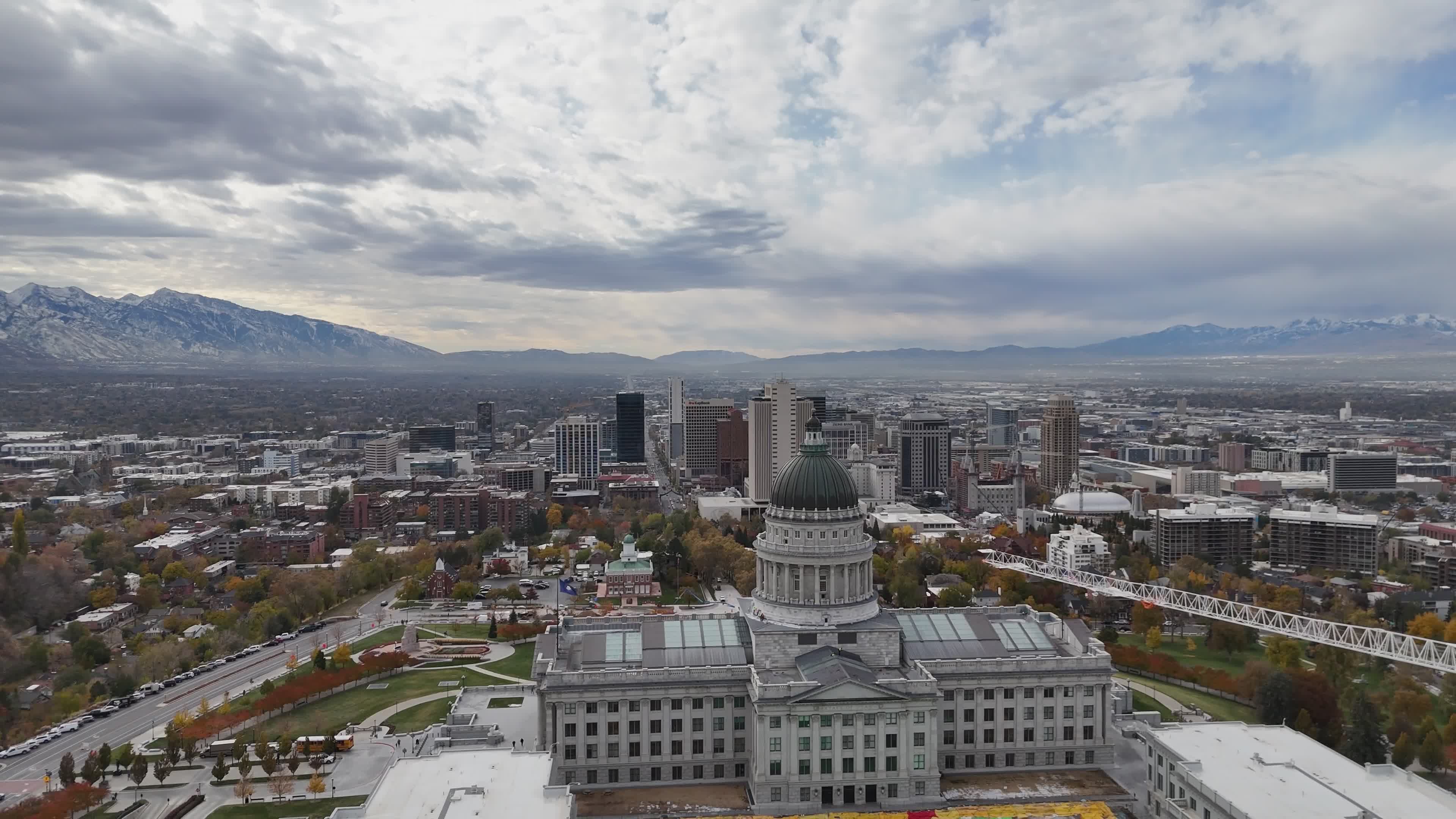 Vista Aérea Del Edificio Del Capitolio De Salt Lake City · Vídeo de ...