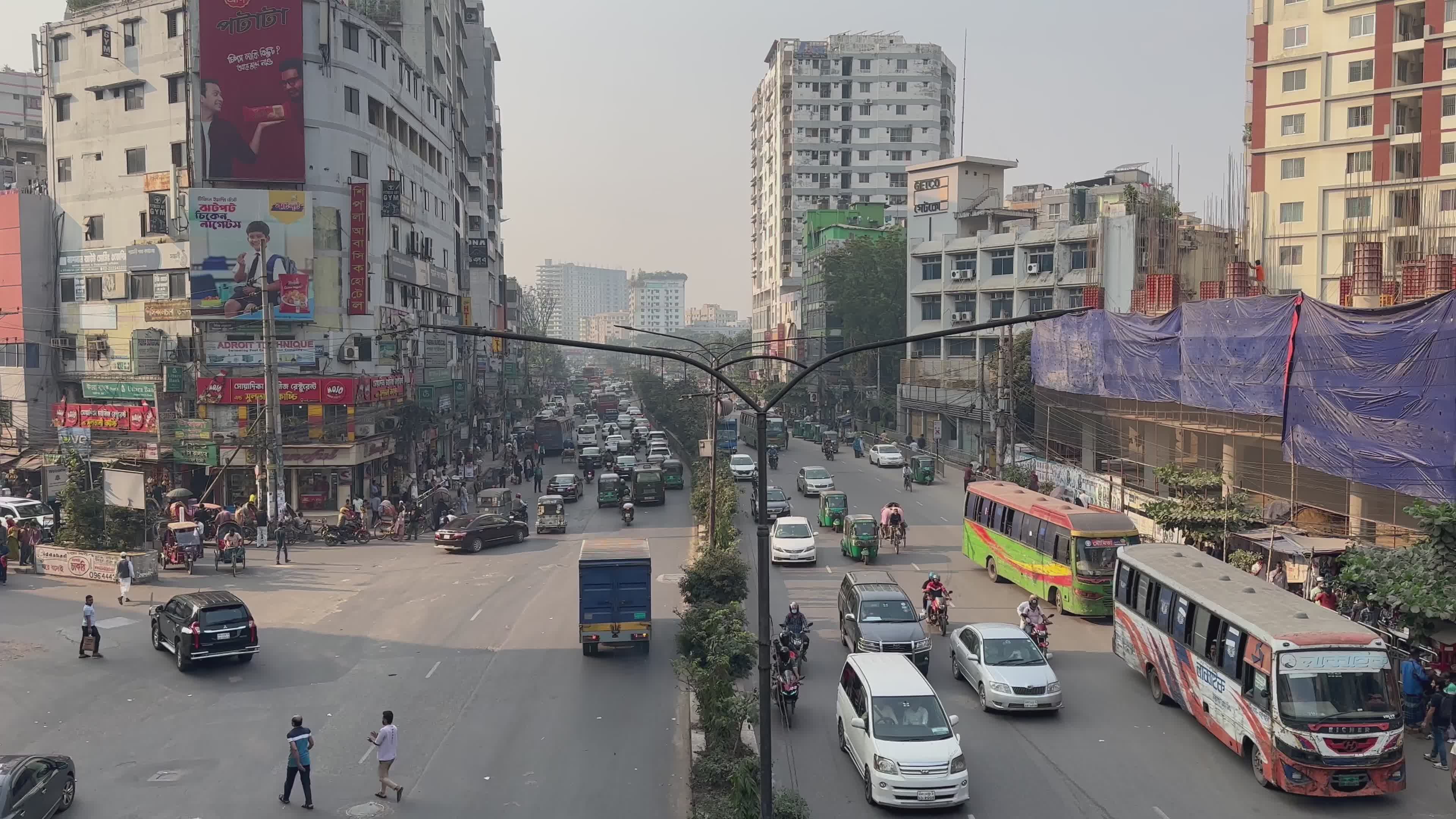 Rua Movimentada Da Cidade De Daca, Bangladesh · Vídeo profissional gratuito
