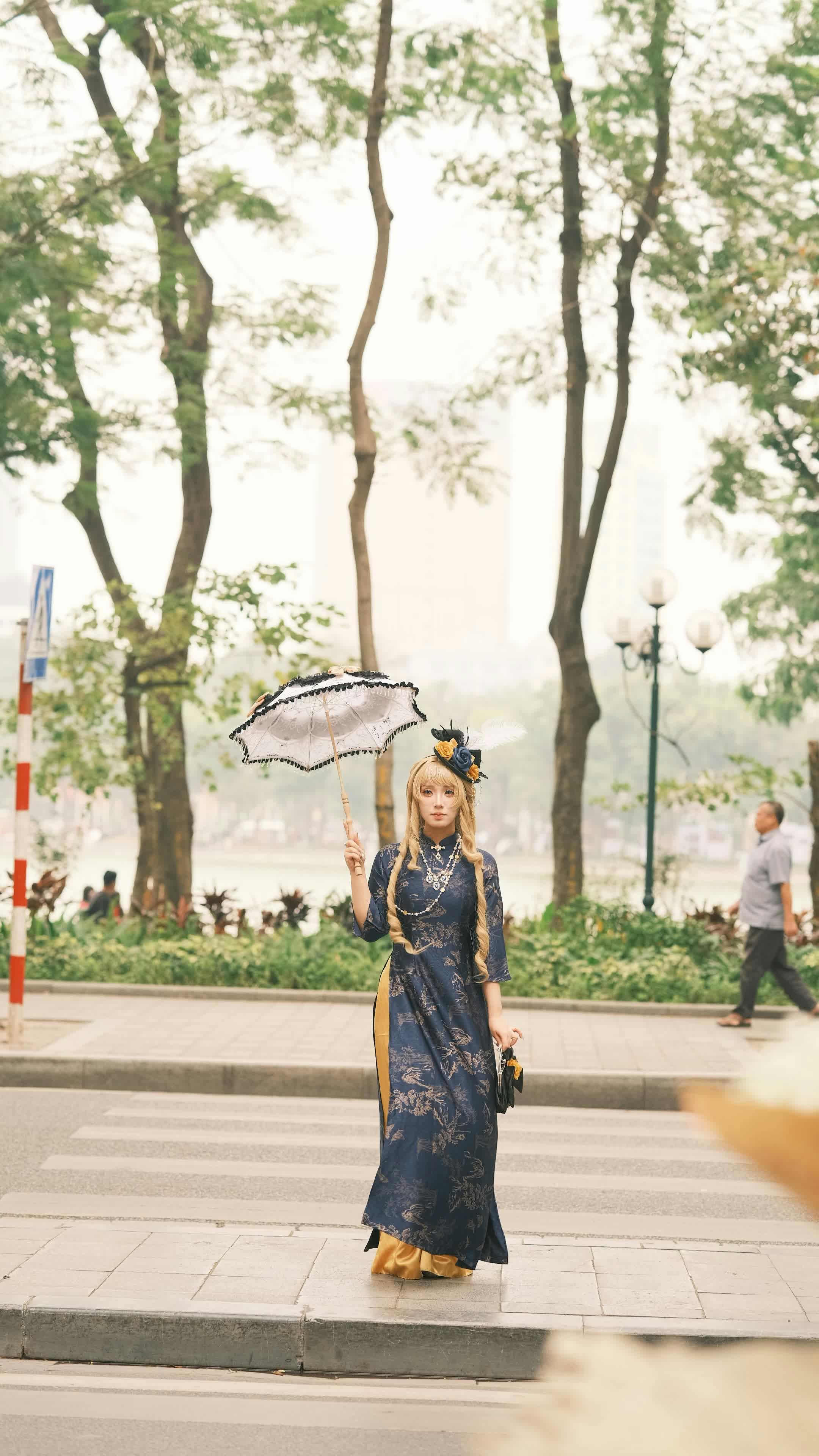 Woman On Bus Videos, Download The BEST Free 4k Stock Video Footage ...