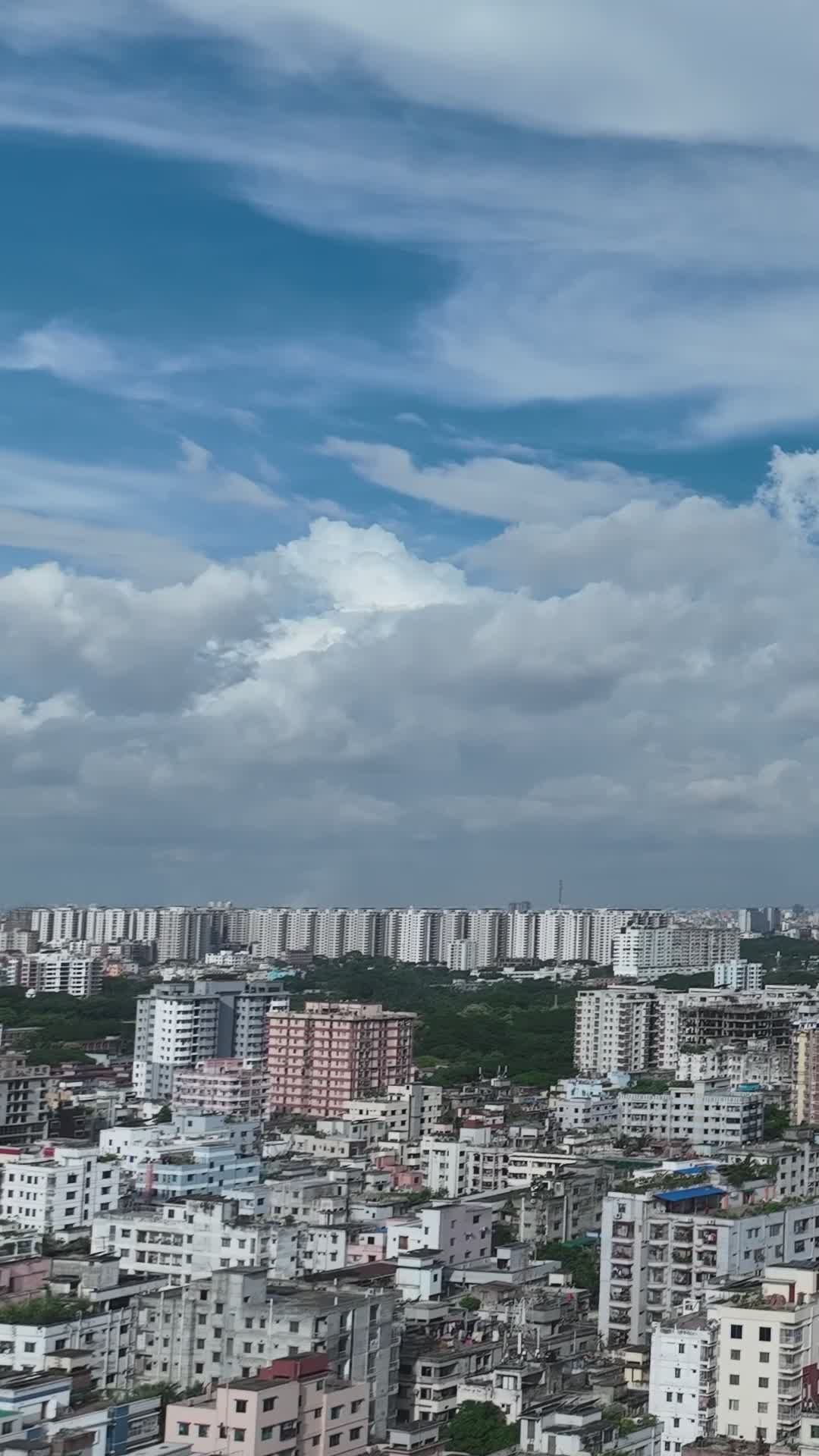 Impresionante Vista Aérea Del Horizonte De La Ciudad De Daca · Vídeo de ...