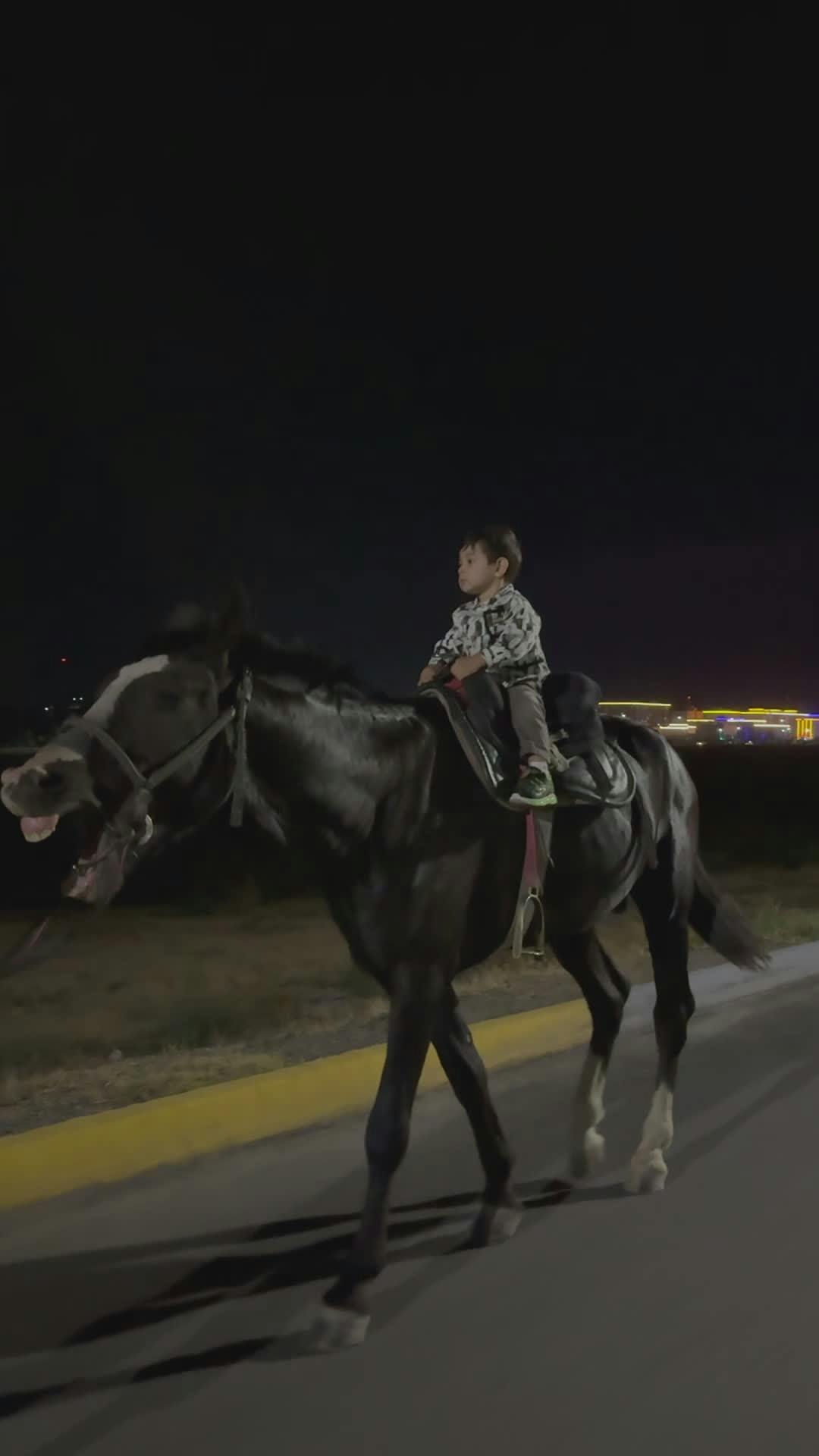 Girl+And+Boy+Kissing+Sax Videos, Download The BEST Free 4k Stock Video ...